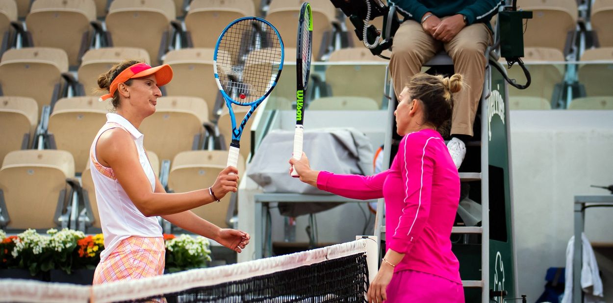 Cea mai bună jucătoare română sare în apărarea Simonei Halep