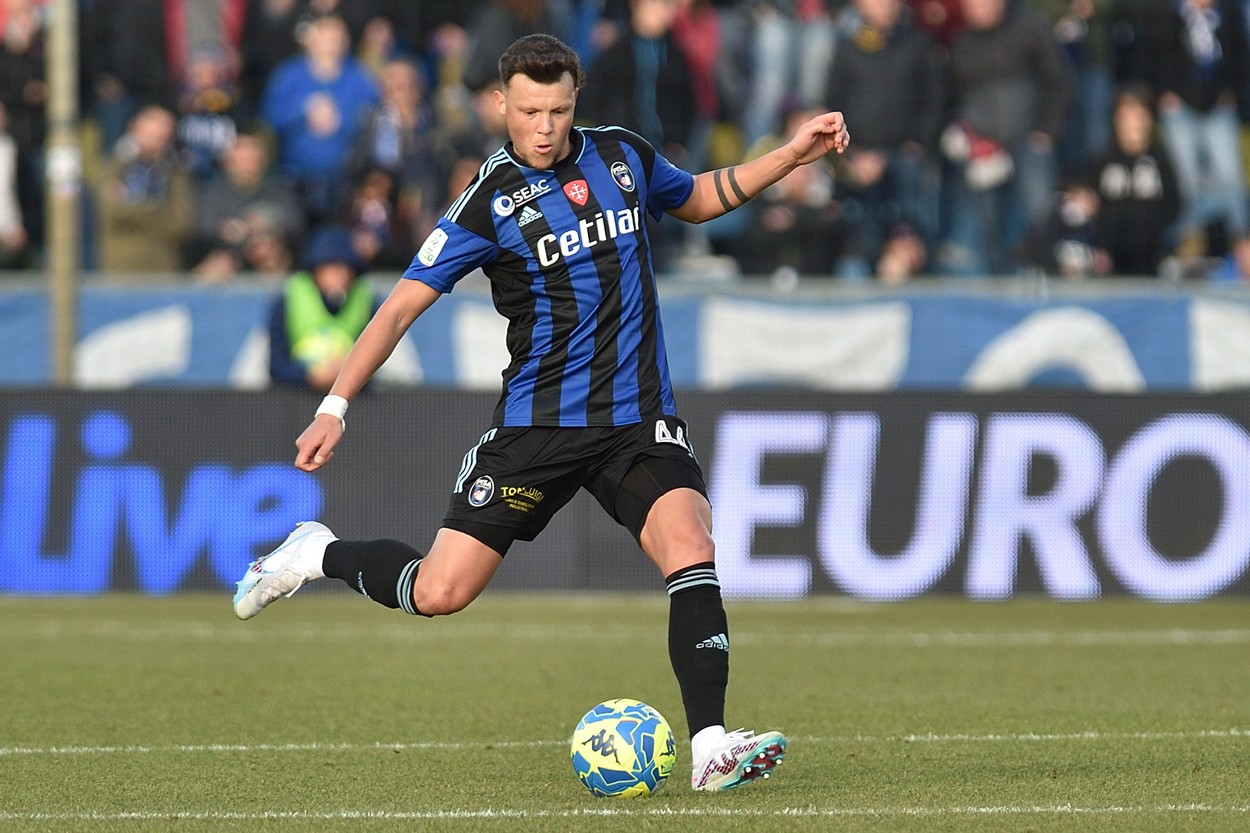 FCSB se luptă cu CFR Cluj pentru transferul lui Adrian Rus