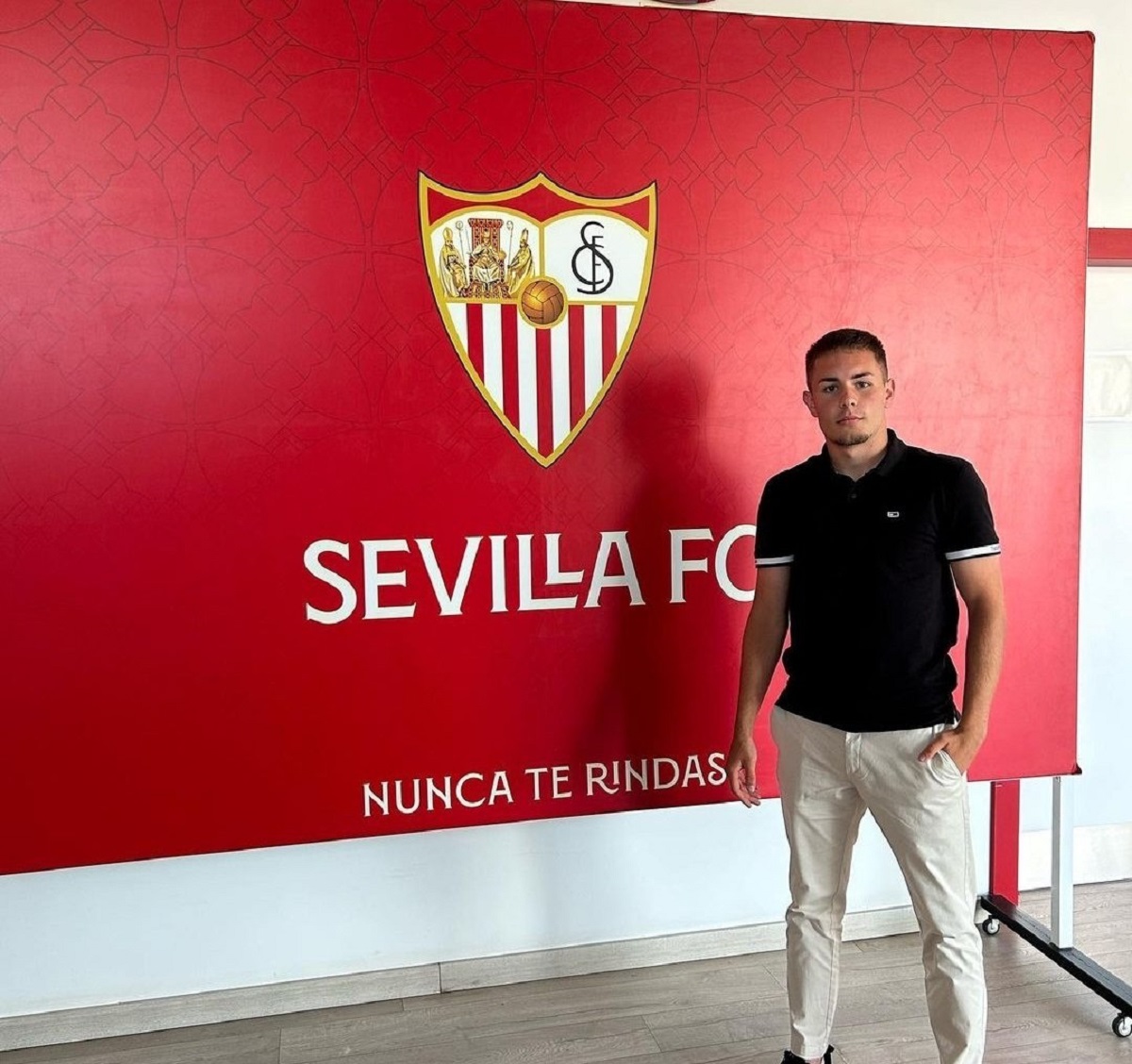 Transfer bombă pentru un fotbalist român de care nimeni nu a auzit! A ...