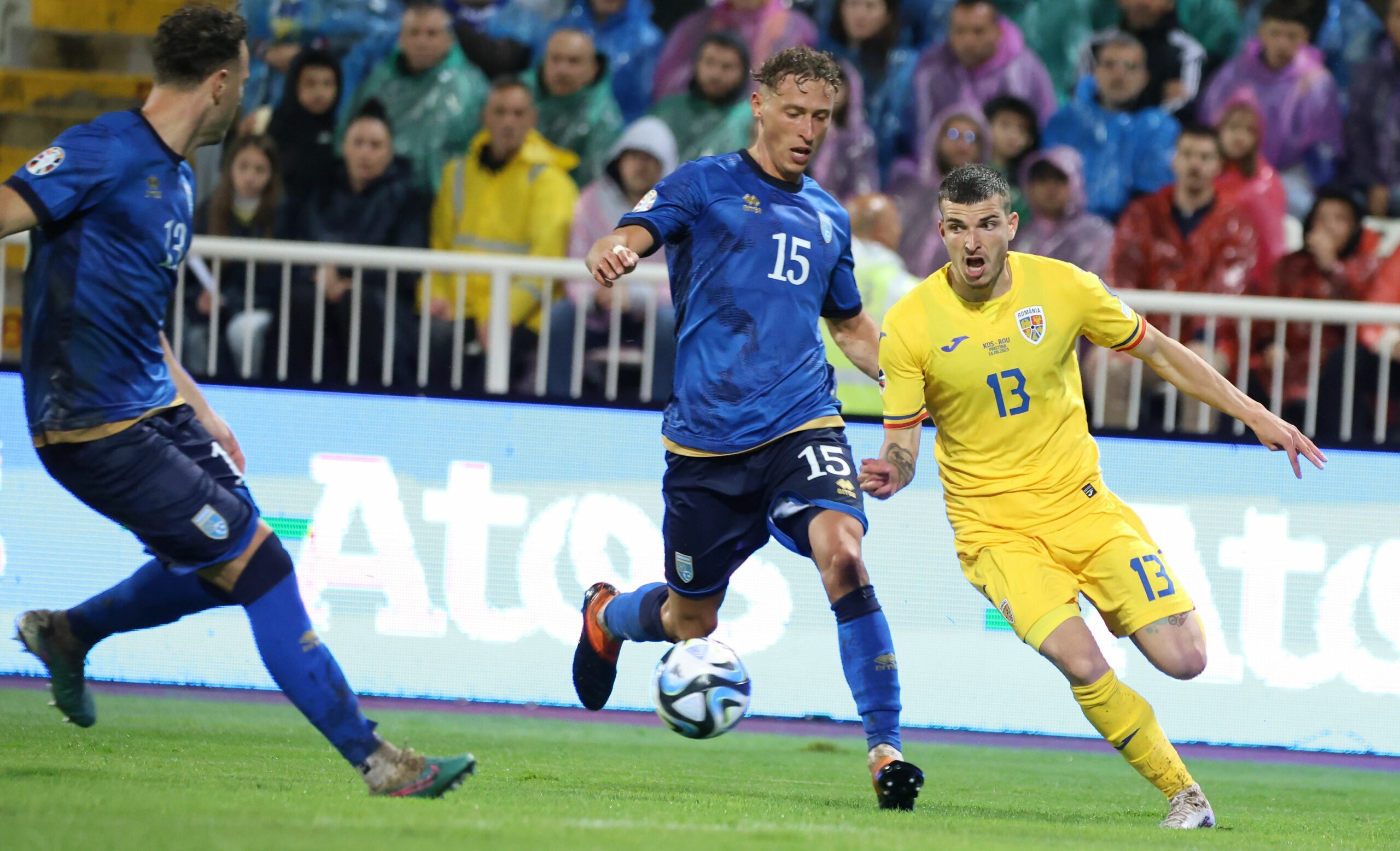 Tricolorii, criticați dur pentru reacția din Kosovo - România