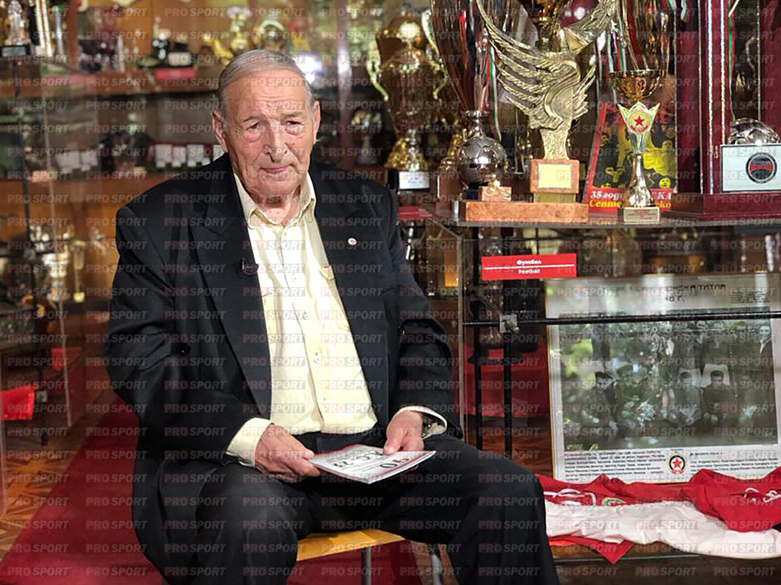 Dimităr Penev, antrenorul Generației de Aur a Bulgariei, îi compară ...