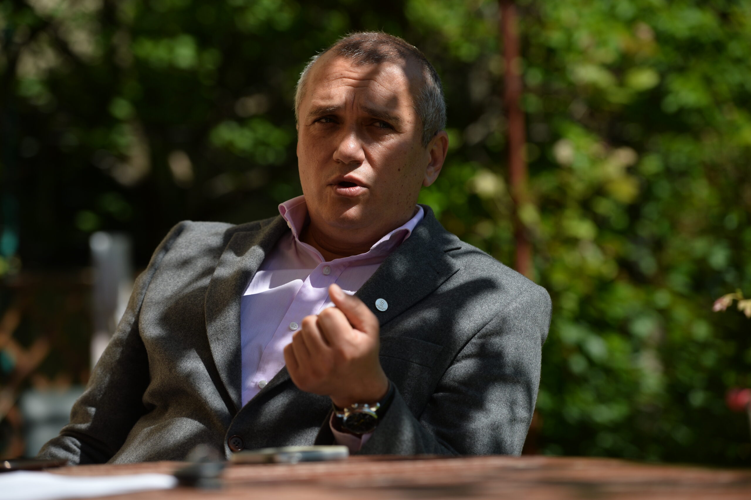 Emil Grădinescu, în fața CNA după ce i-a comparat pe fani cu niște maimuțe