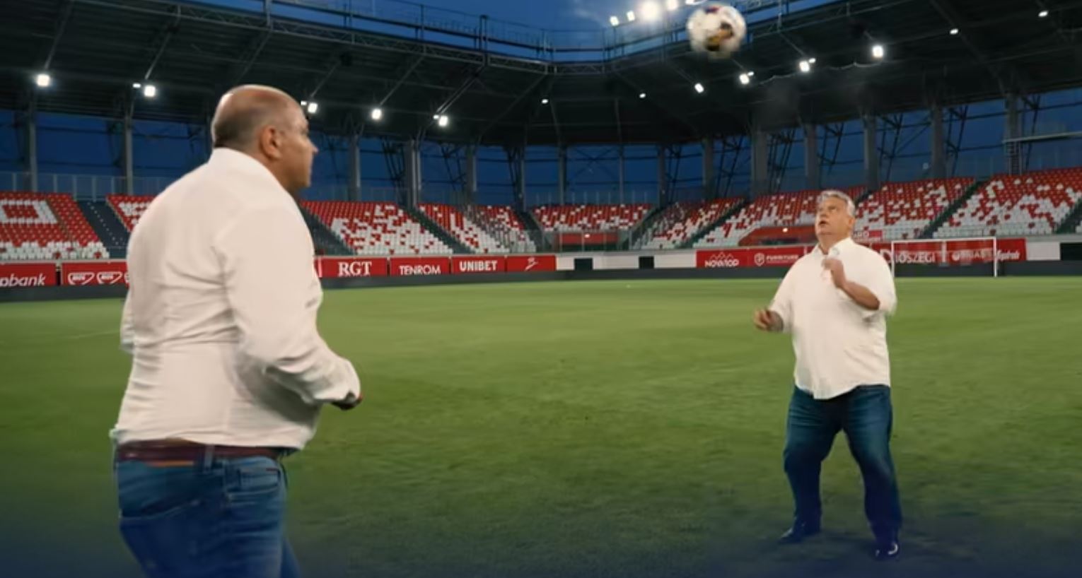 Ungurii jubilează după primirea pe care a avut-o Viktor Orban la Sf. Gheorghe. Imaginile cu ...