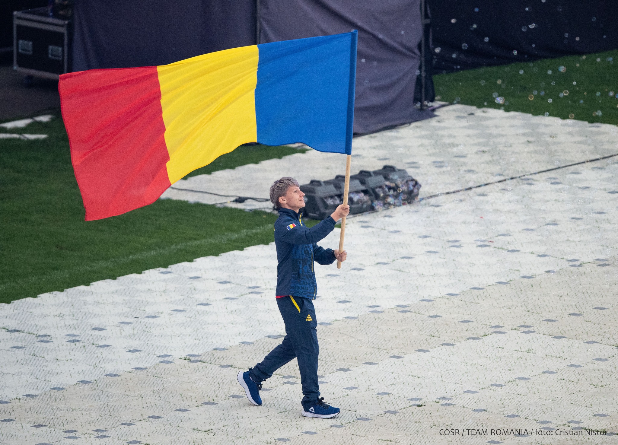 Lăcrămioara Perijoc, purtătoarea de drapel a delegației României