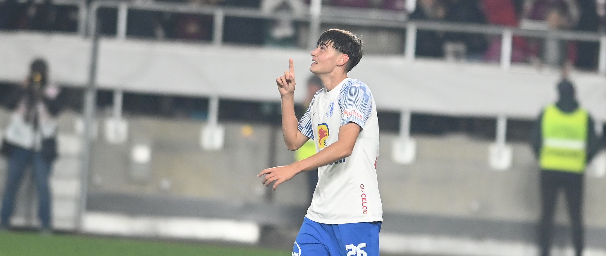 Adrian Mazilu a semnat. La ce echipă a fost cedat de Brighton