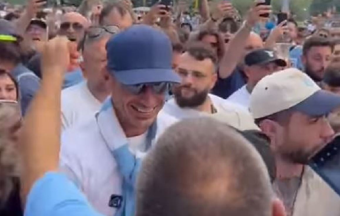 Ștefan Radu, întâmpinat ca un star rock lângă Stadio Olimpico din Roma ...