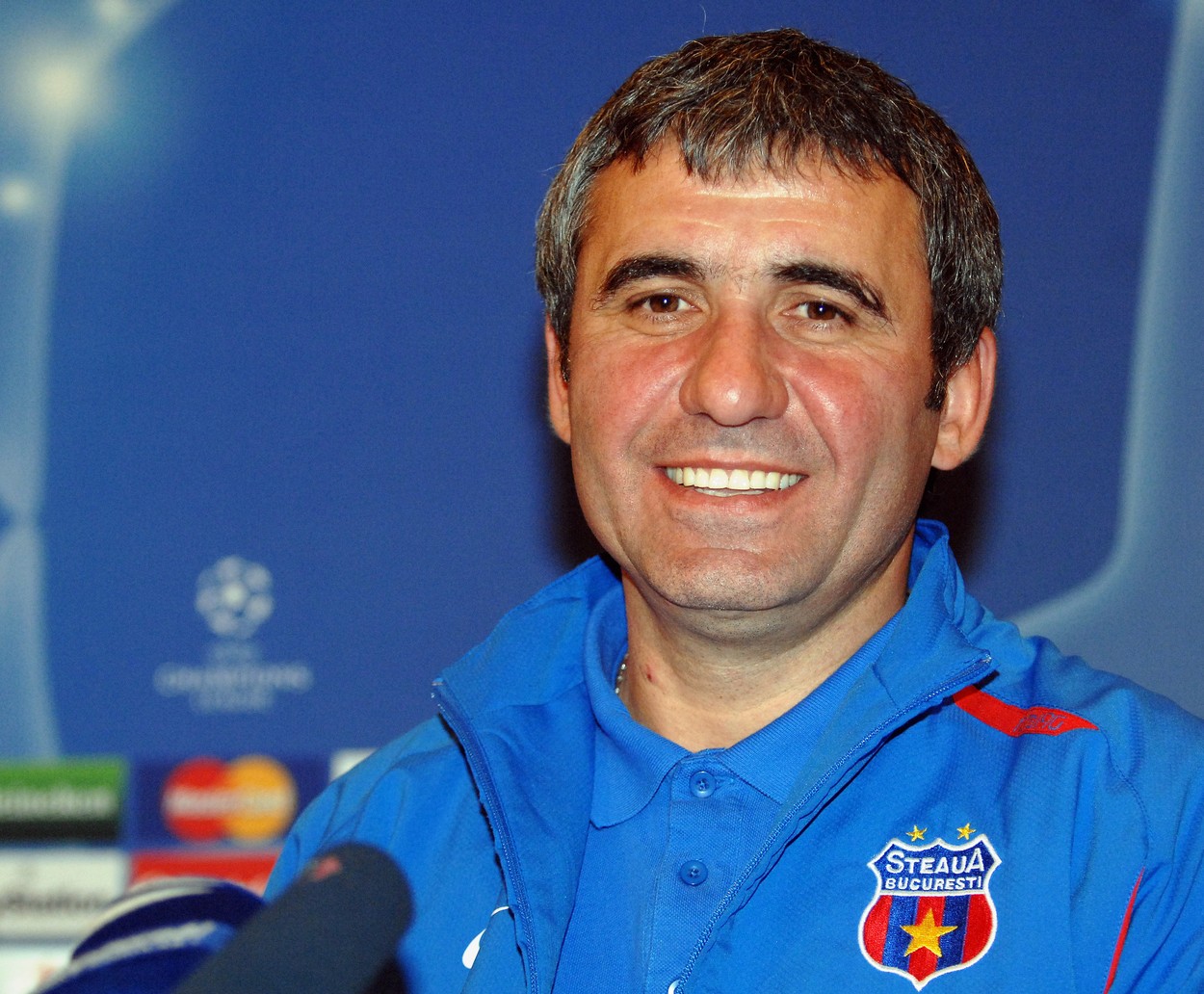 Gică Hagi, la Dinamo cu Mircea Lucescu. Cine îl dă de gol