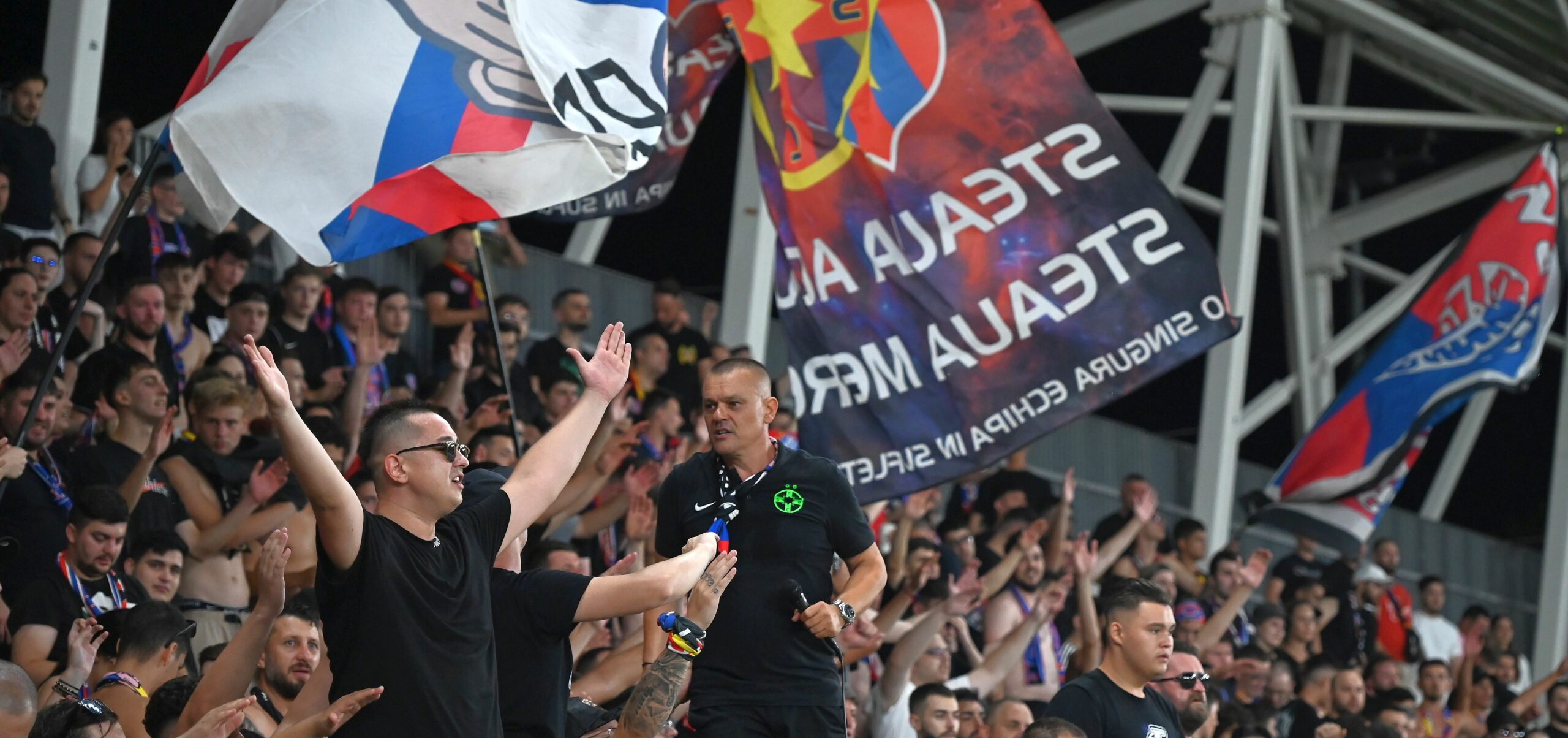 Peluza Nord, mesaj războinic înainte de FCSB - CFR Cluj