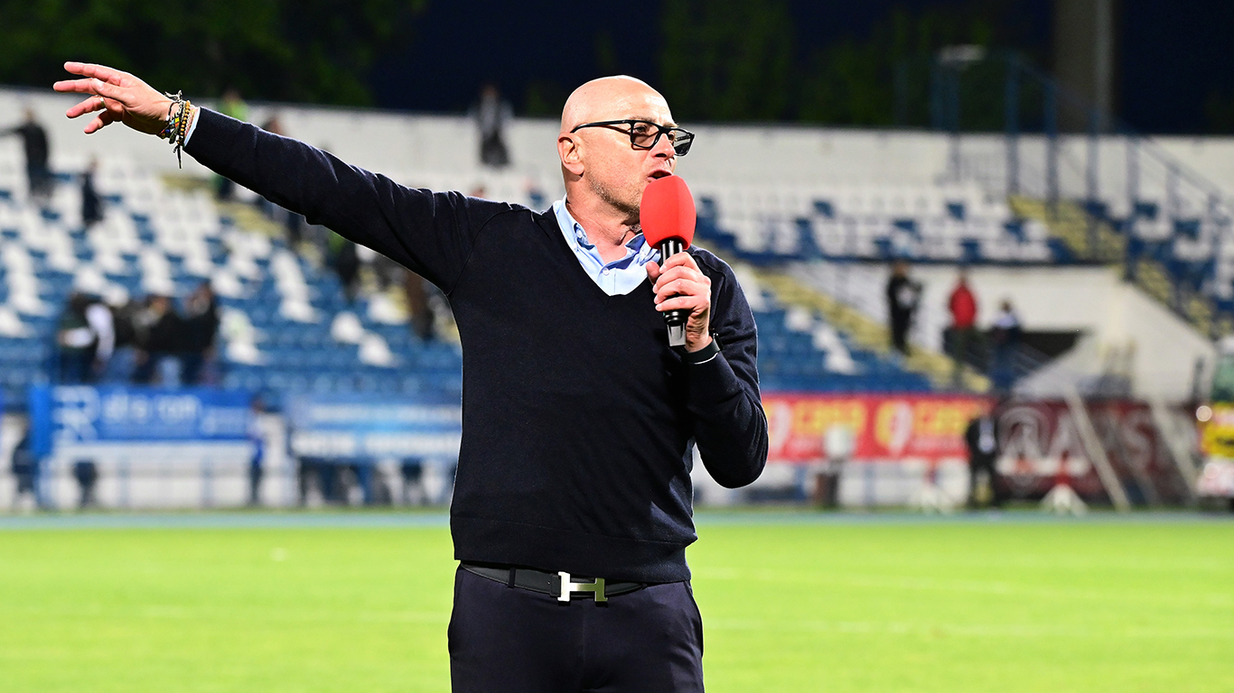 Leo Grozavu pune la zid VAR-ul românesc