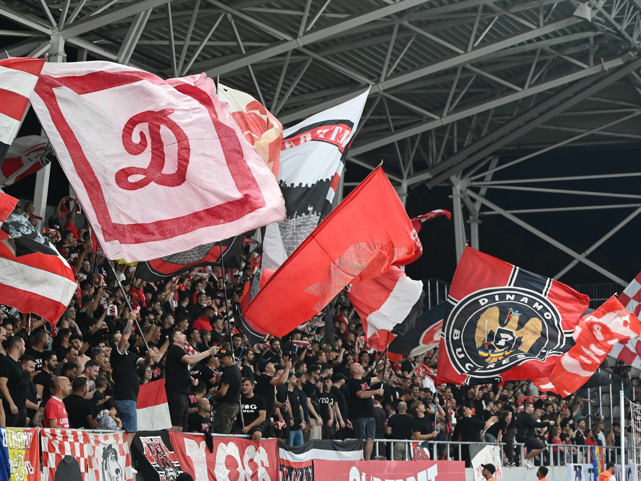 Dinamo - Rapid riscă să se dispute cu stadionul gol. Rapidiștii ...