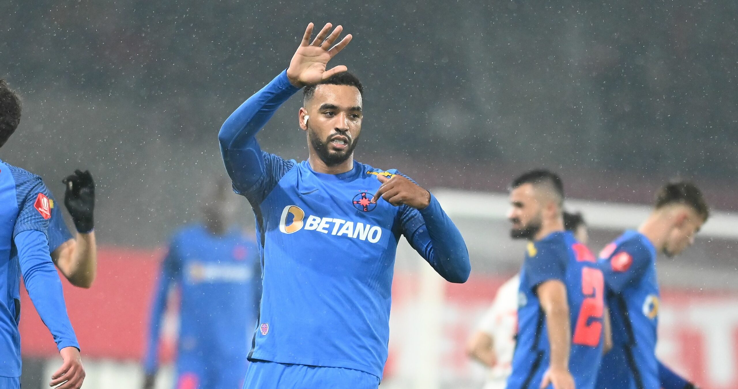 De ce l-a dat afară Gigi Becali pe Billel Omrani de la FCSB