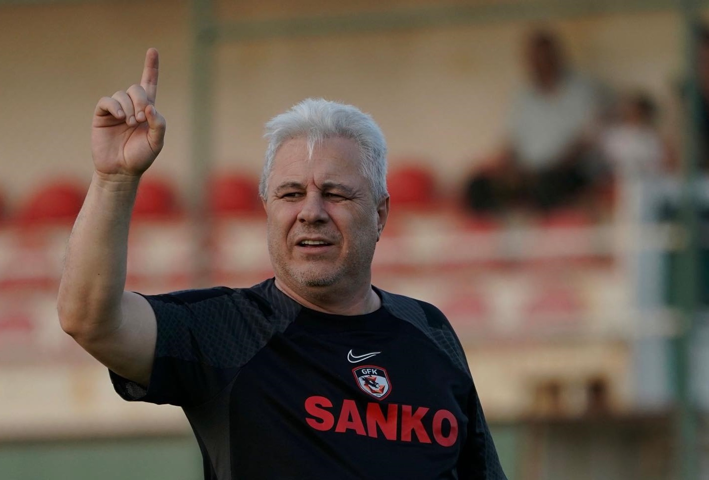 Marius Șumudică a fost dat „dispărut” de presa locală