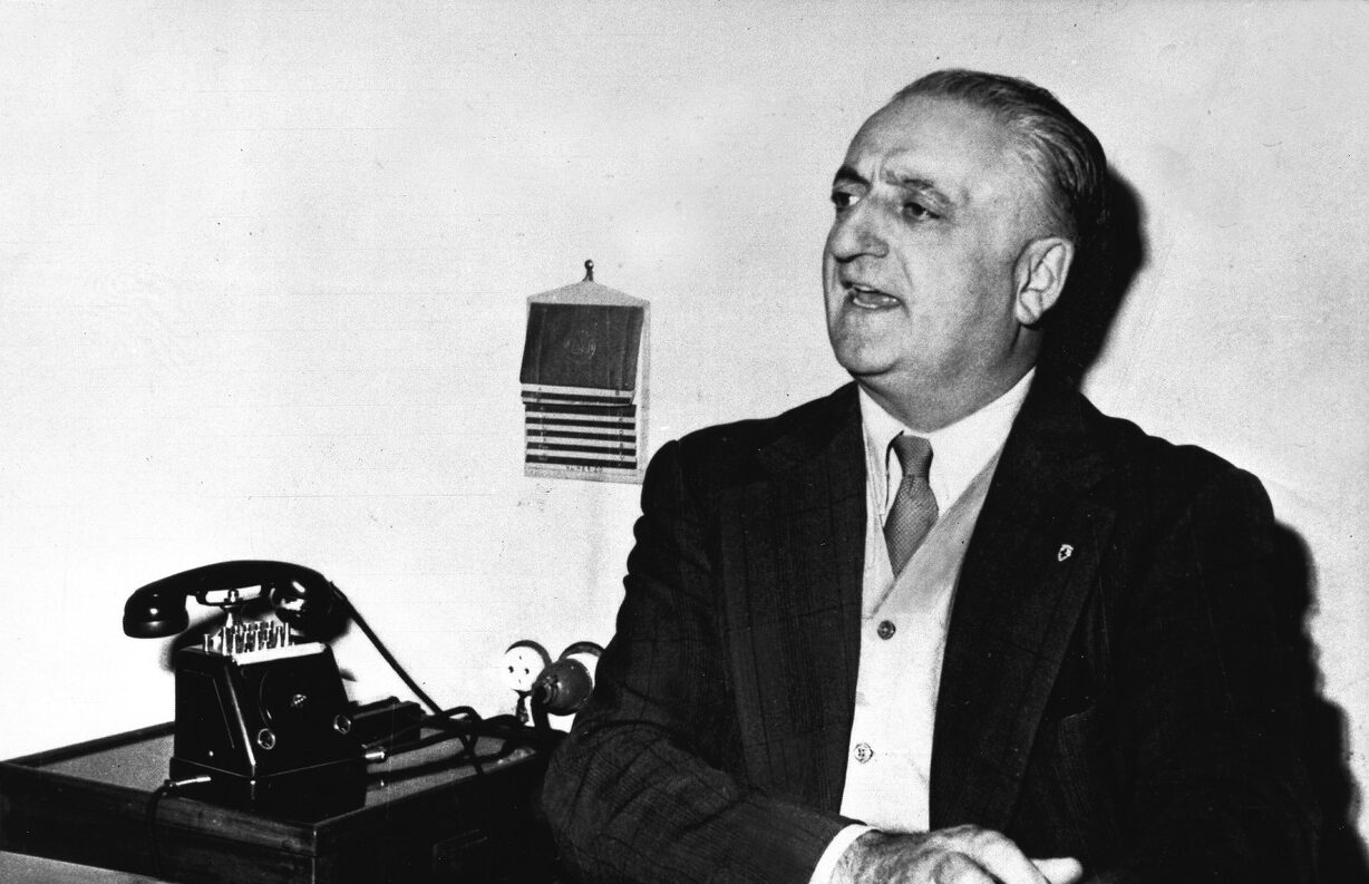 Povestea fabuloasă a lui Enzo Ferrari, creatorul celei mai dorite ...