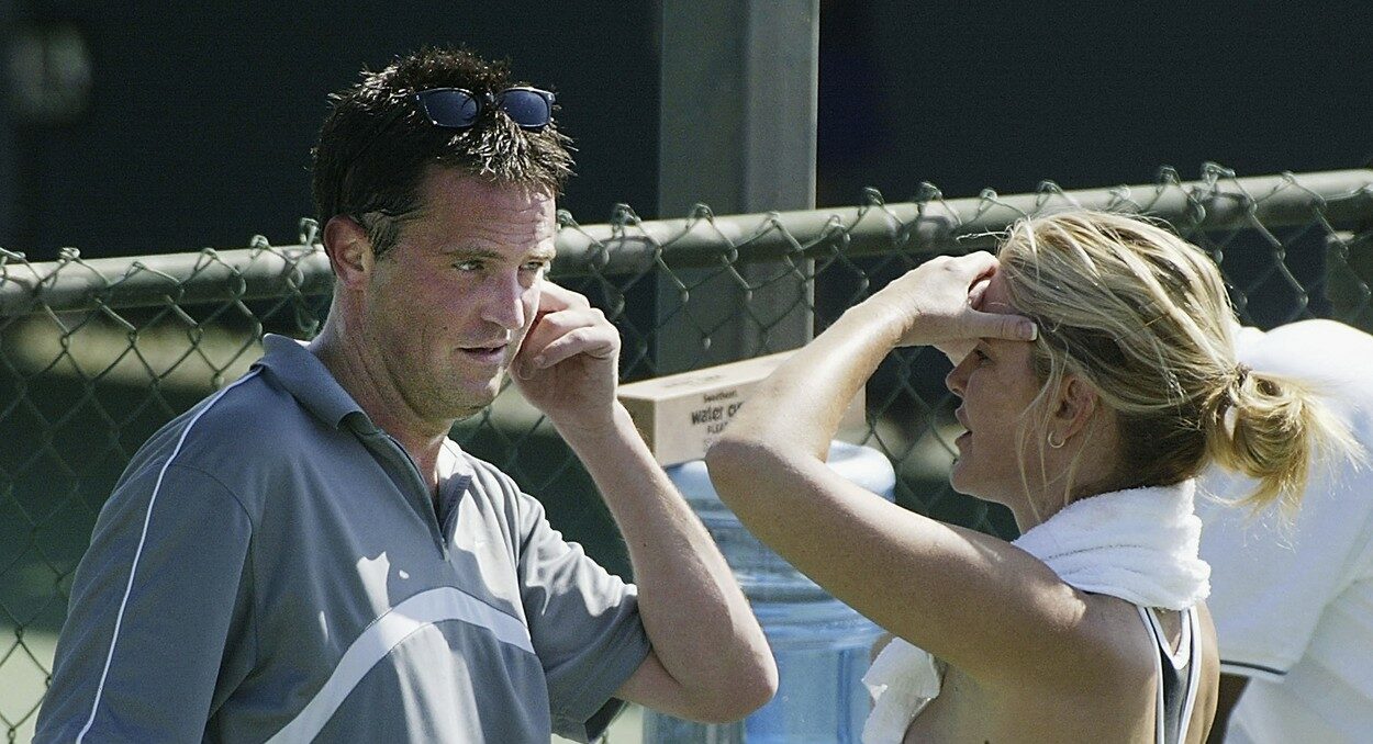 Matthew Perry, starul din Friends, a fost un tenismen de top! Modul ...
