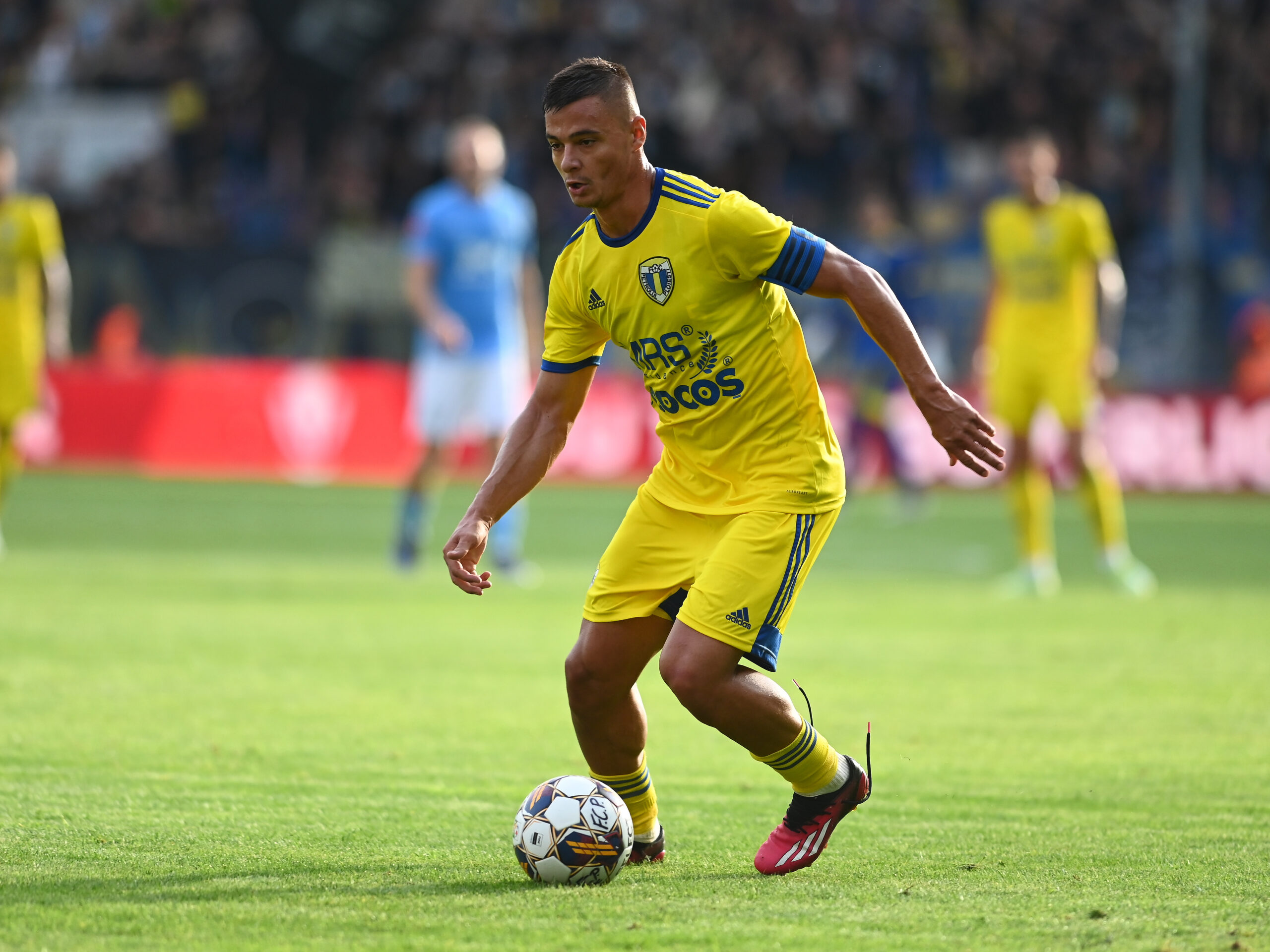 Suspendare record pentru Valentin Țicu după ce i-a rupt piciorul lui ...