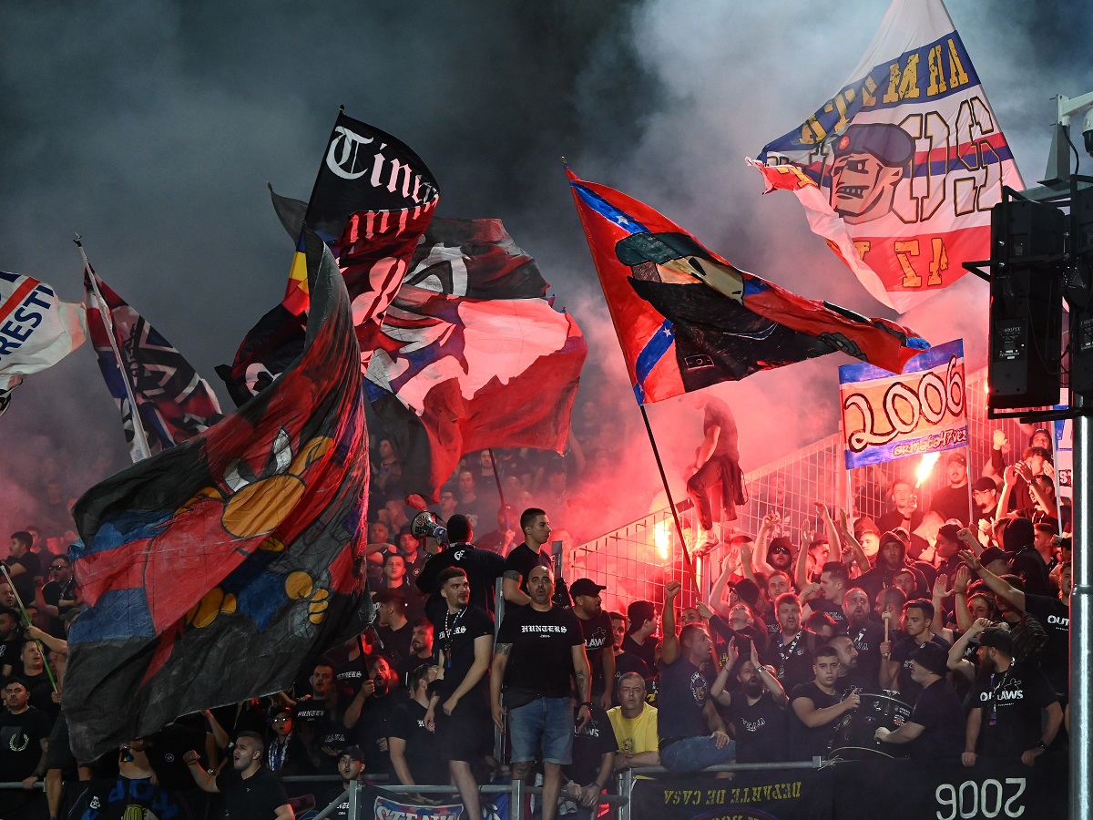 Alianță istorică între Peluza Sud Steaua și Peluza Sud Dinamo împotriva ...