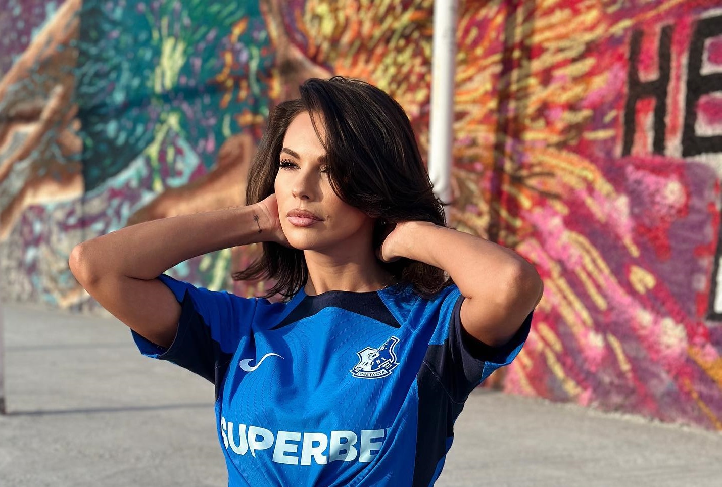 GALERIE FOTO. Andreea Bododel a pierdut un pariu public și trebuie să ...