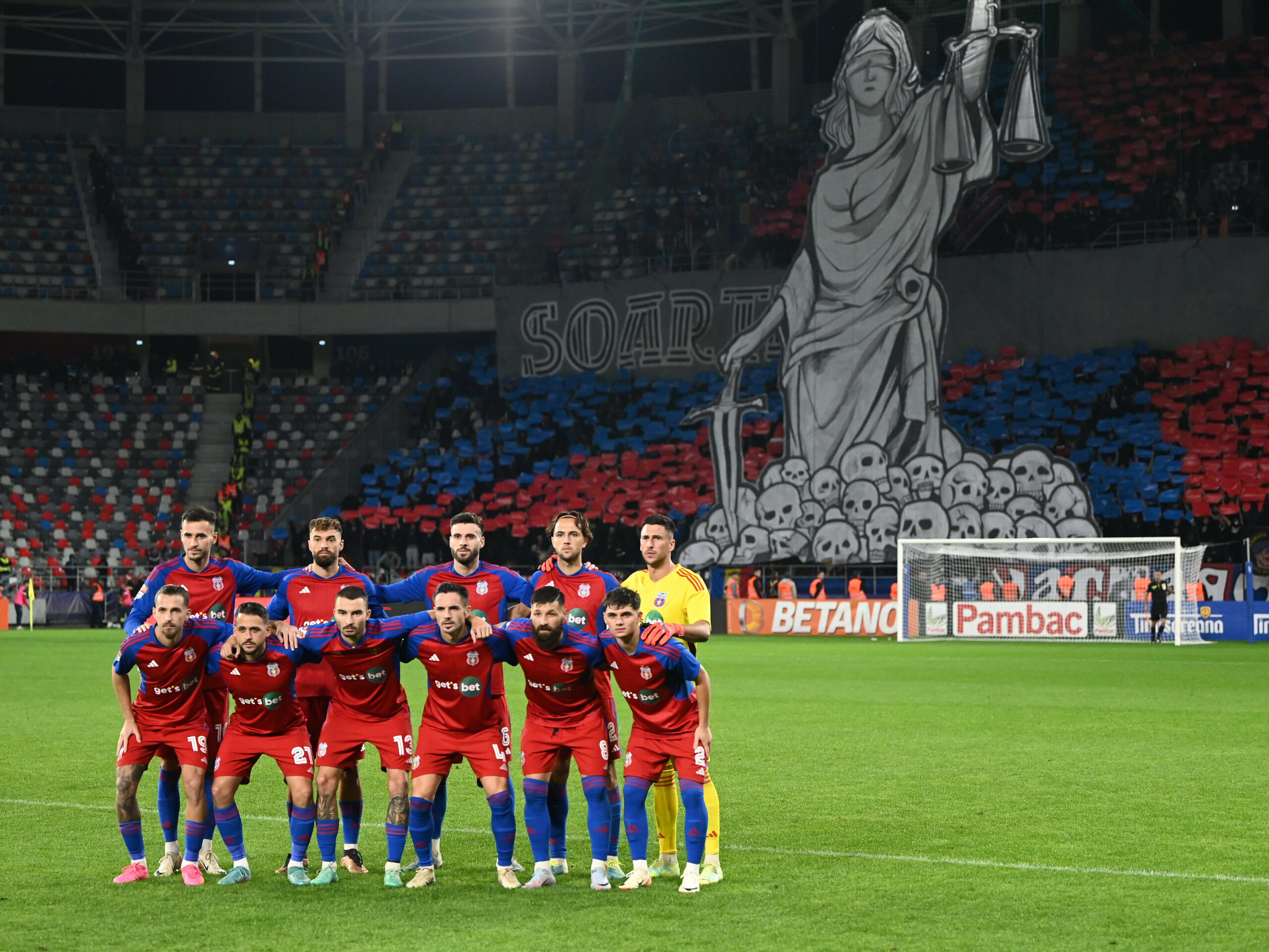 Amendă uriașă pentru CSA Steaua din cauza ultrașilor din Peluza Sud