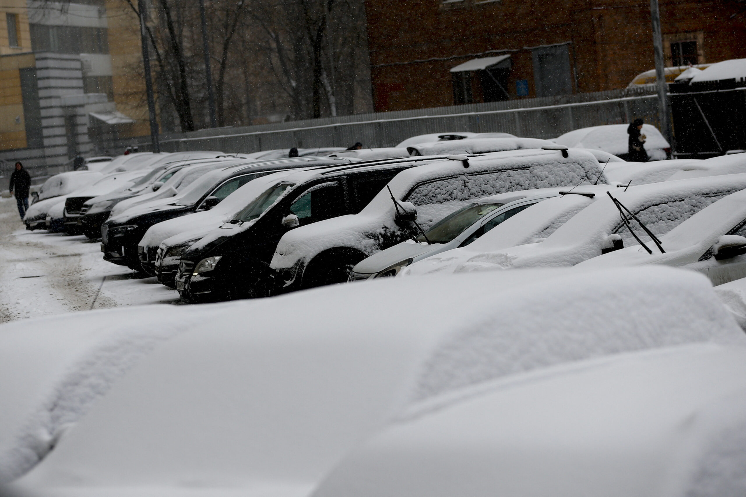 Vine ninsoarea în București mai repede decât se credea. Prognoza meteo