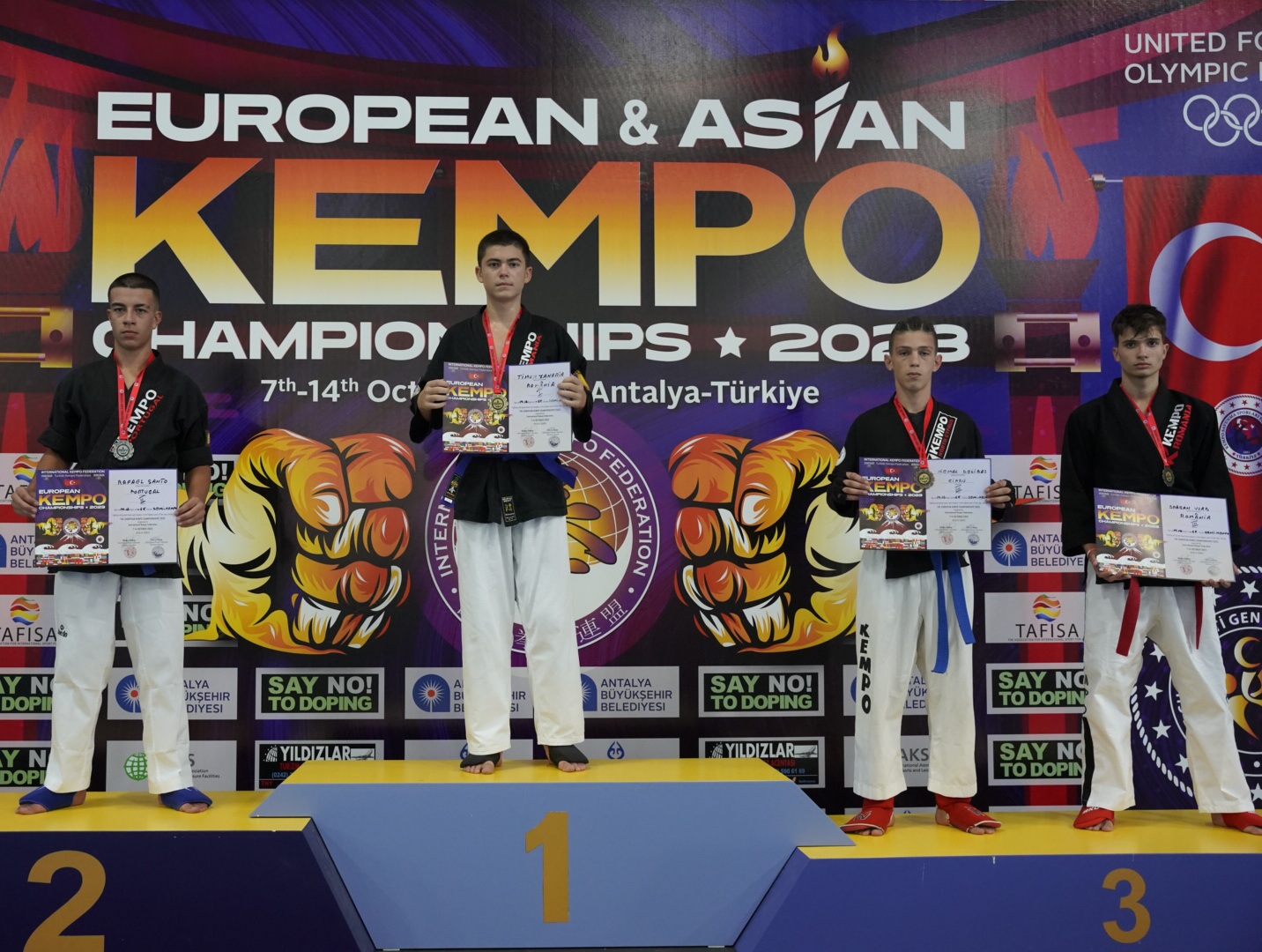 Timon, cel mai mic din copiii lui Amatto Zaharia, știe limba japoneză