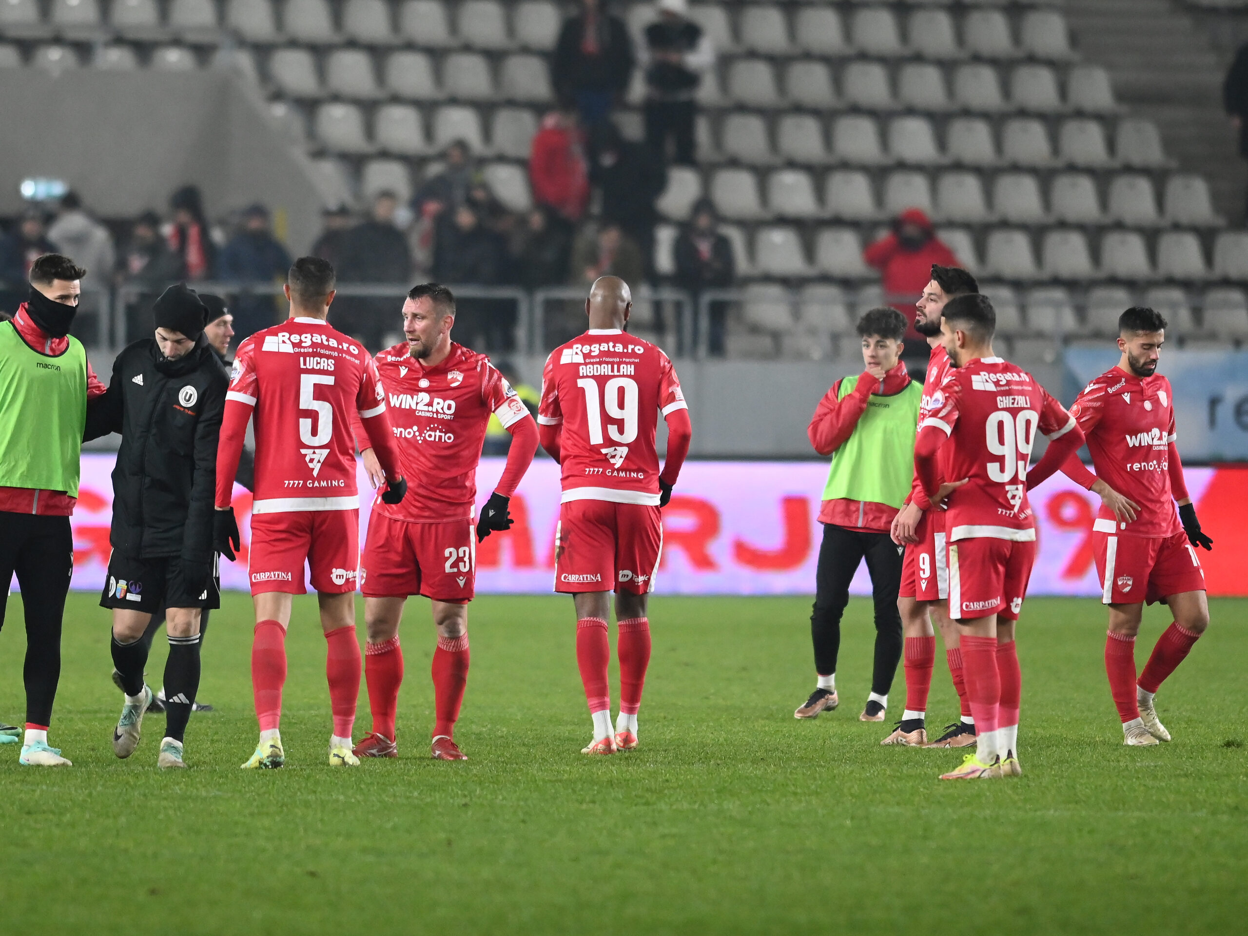 Dinamo dă afară 6 fotbaliști din prima echipă! Lista neagră a lui Kopic ...