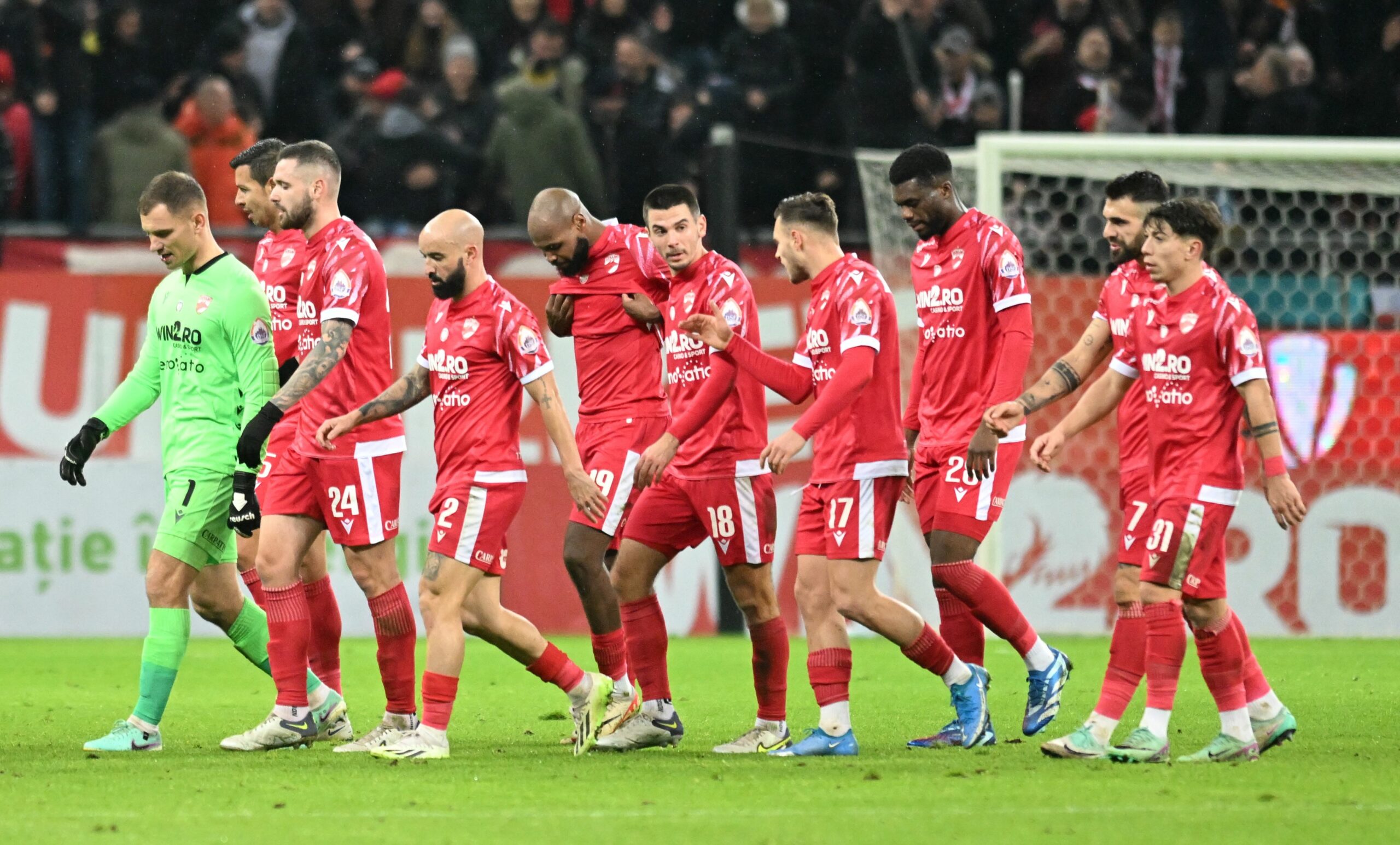 Fotbaliștii lui Dinamo speră într-o minune după meciul cu Rapid