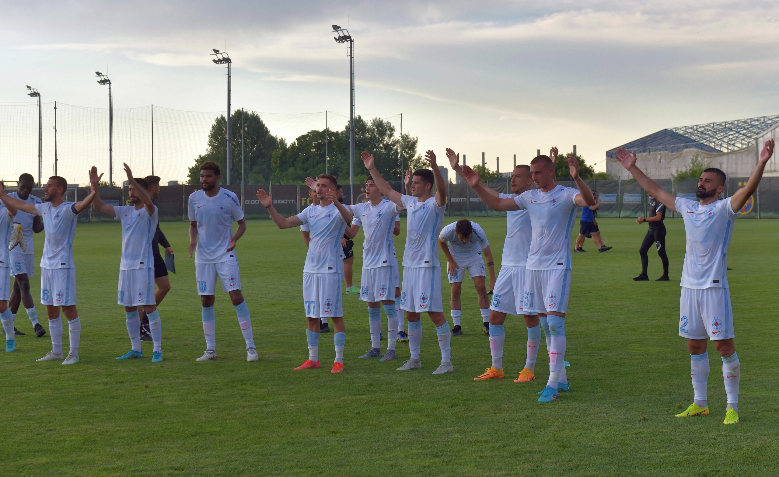 A fost dat afară de Gigi Becali și acum vrea să ajungă în Superliga să ...