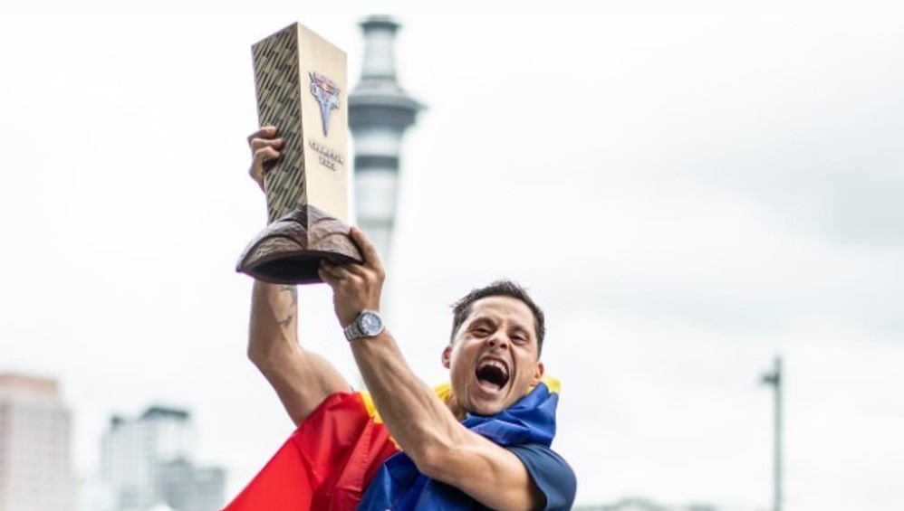 Performanță pentru Constantin Popovici la RedBull Cliff Diving.