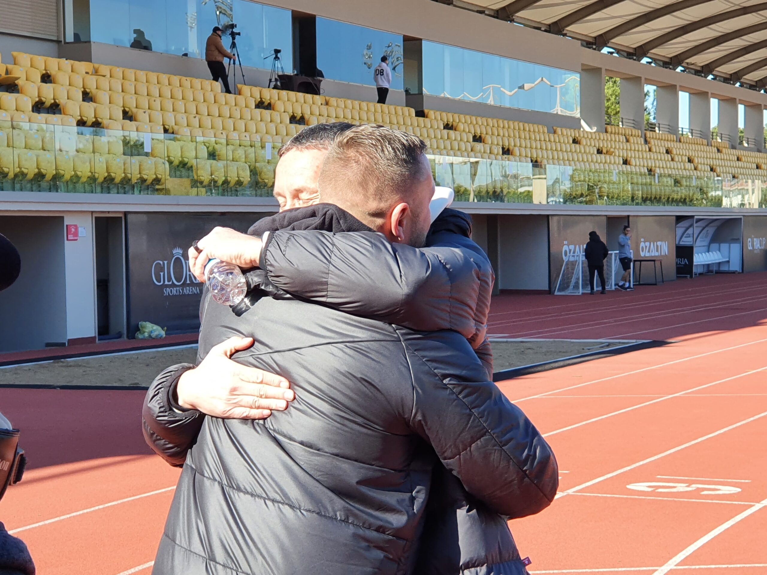 Marele coşmar al lui Gigi Becali s-a îmbrățișat cu Meme Stoica. Cei doi ...