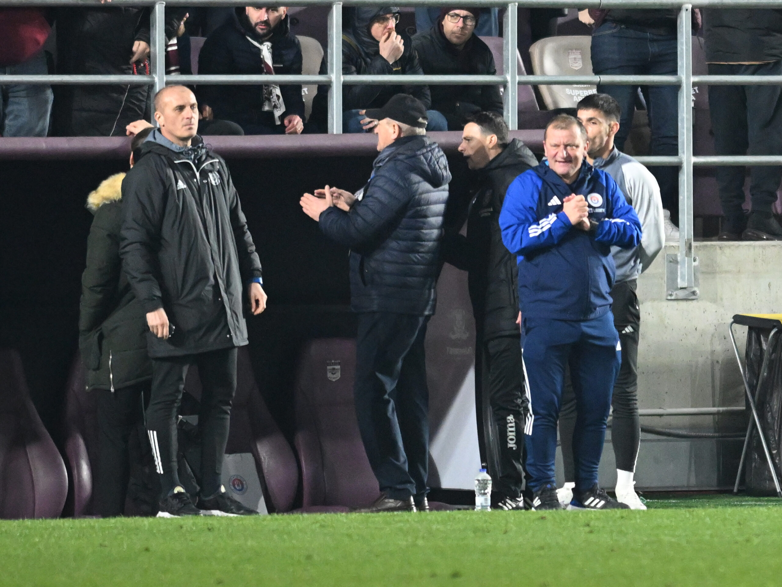 Dorinel Munteanu continuă „războiul” cu fanii Rapidului: „Nu i-am jignit!”