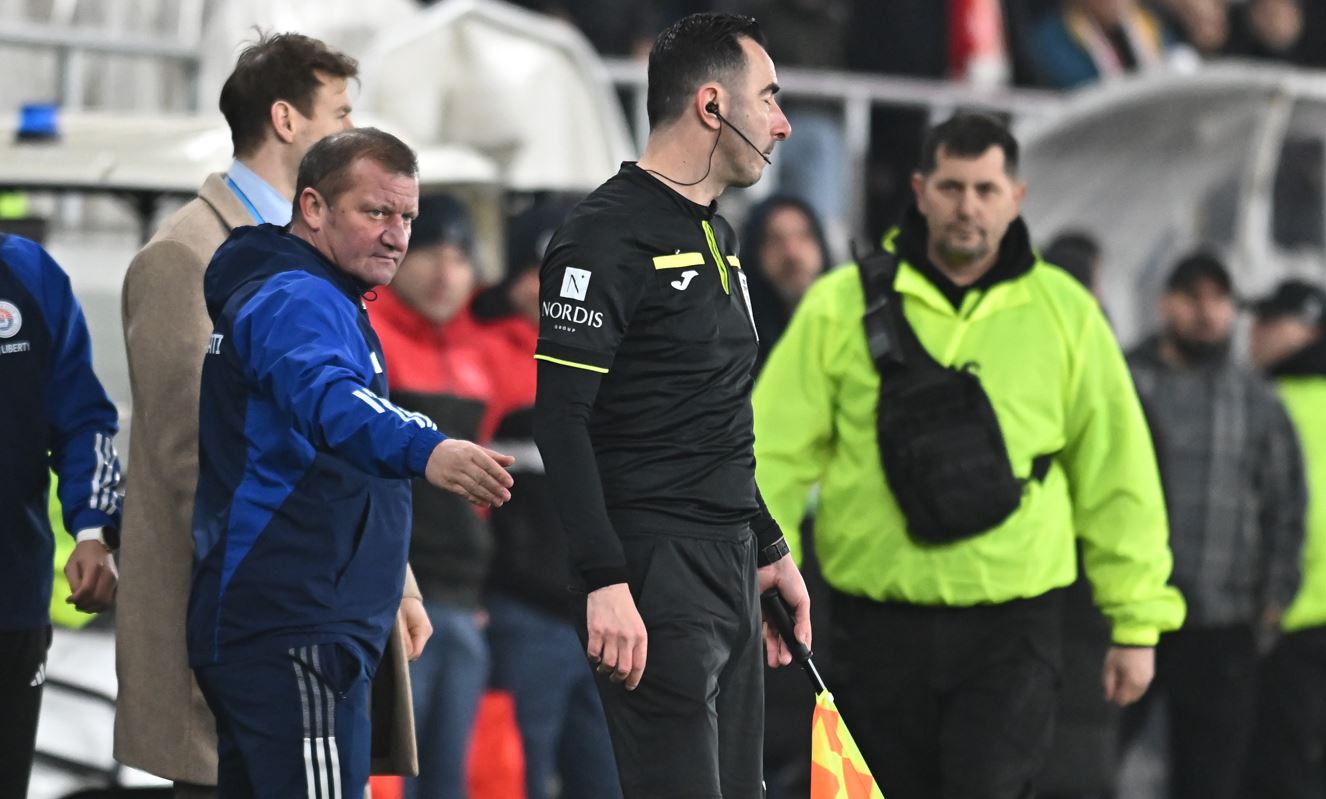 Dorinel Munteanu riscă o suspendare șocantă de 9 etape pentru derapajele grosolane din meciurile ...