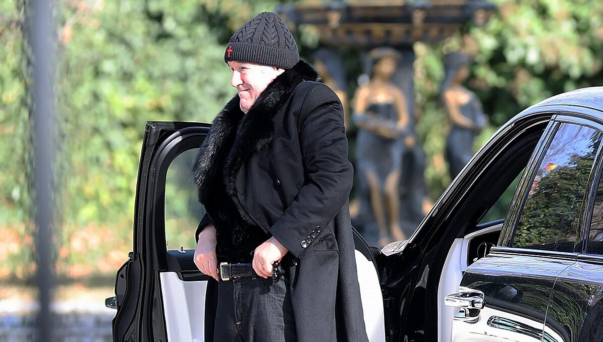 Imaginile momentului cu Gigi Becali. Patronul FCSB comis-o în plină stradă