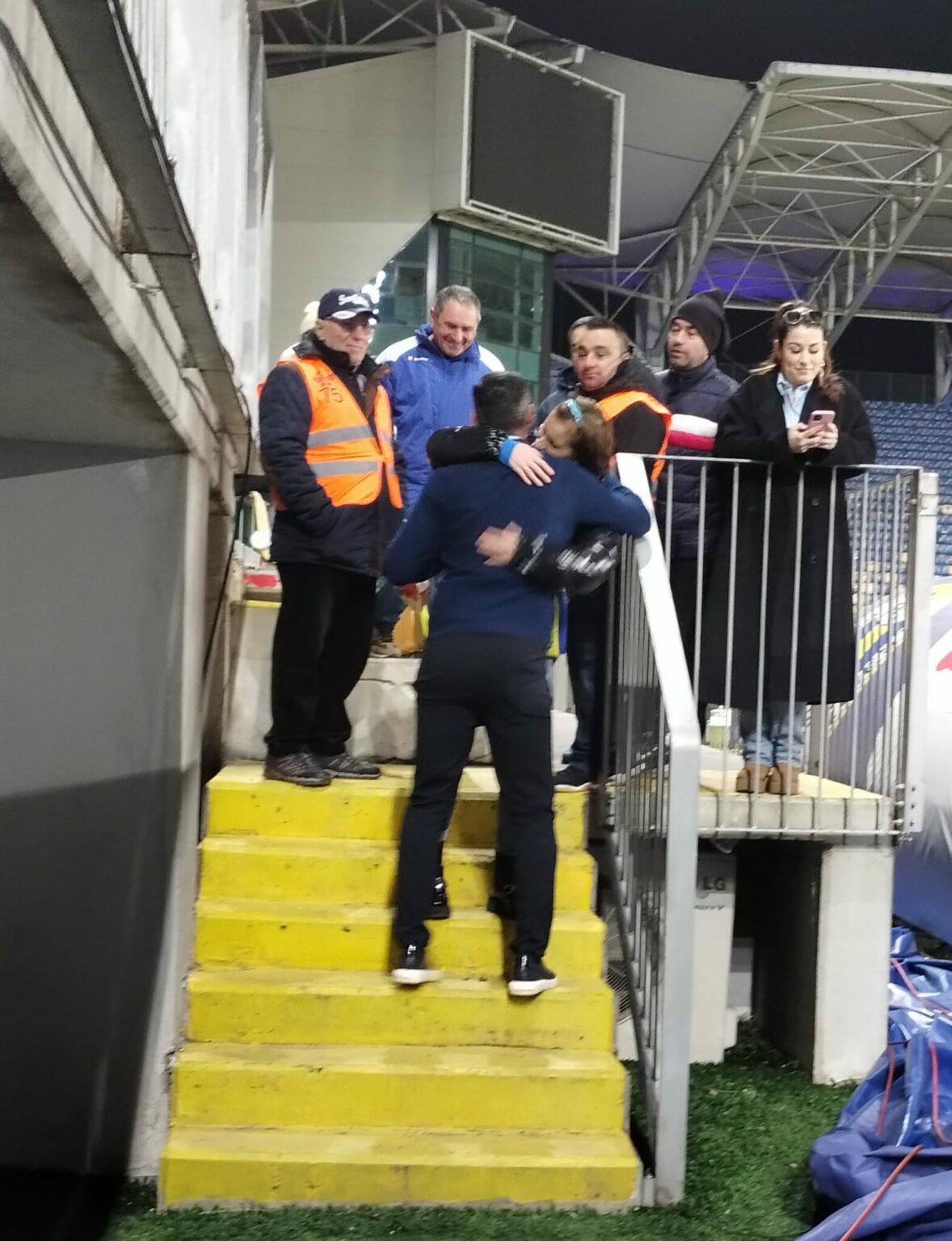 Talismanul lui Florin Pîrvu. Gestul pe care antrenorul Petrolului îl ...