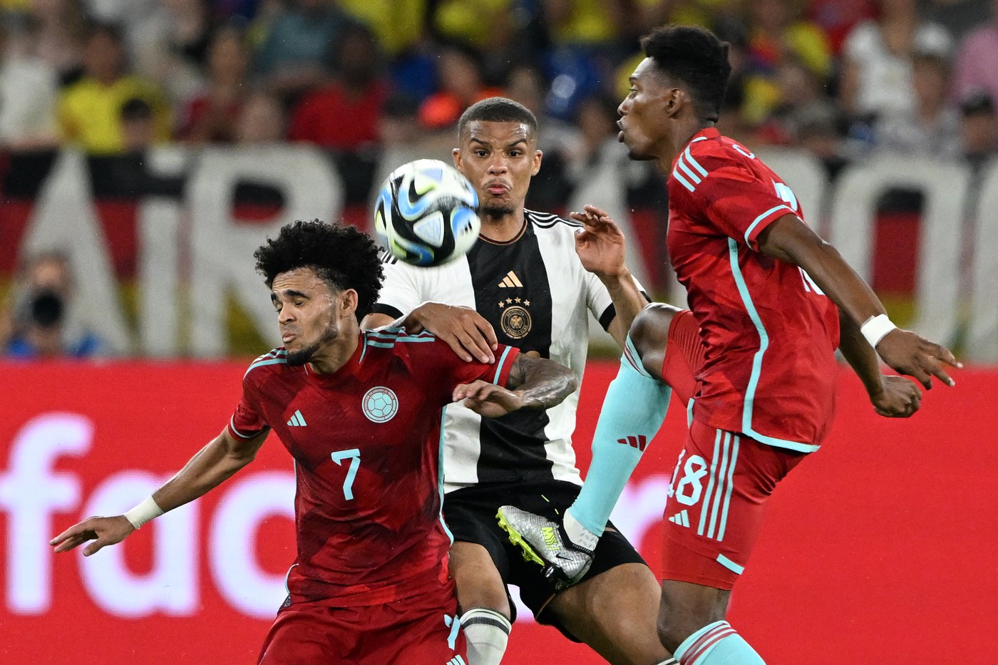 Tot ce trebuie să știi despre meciul de fotbal România - Columbia