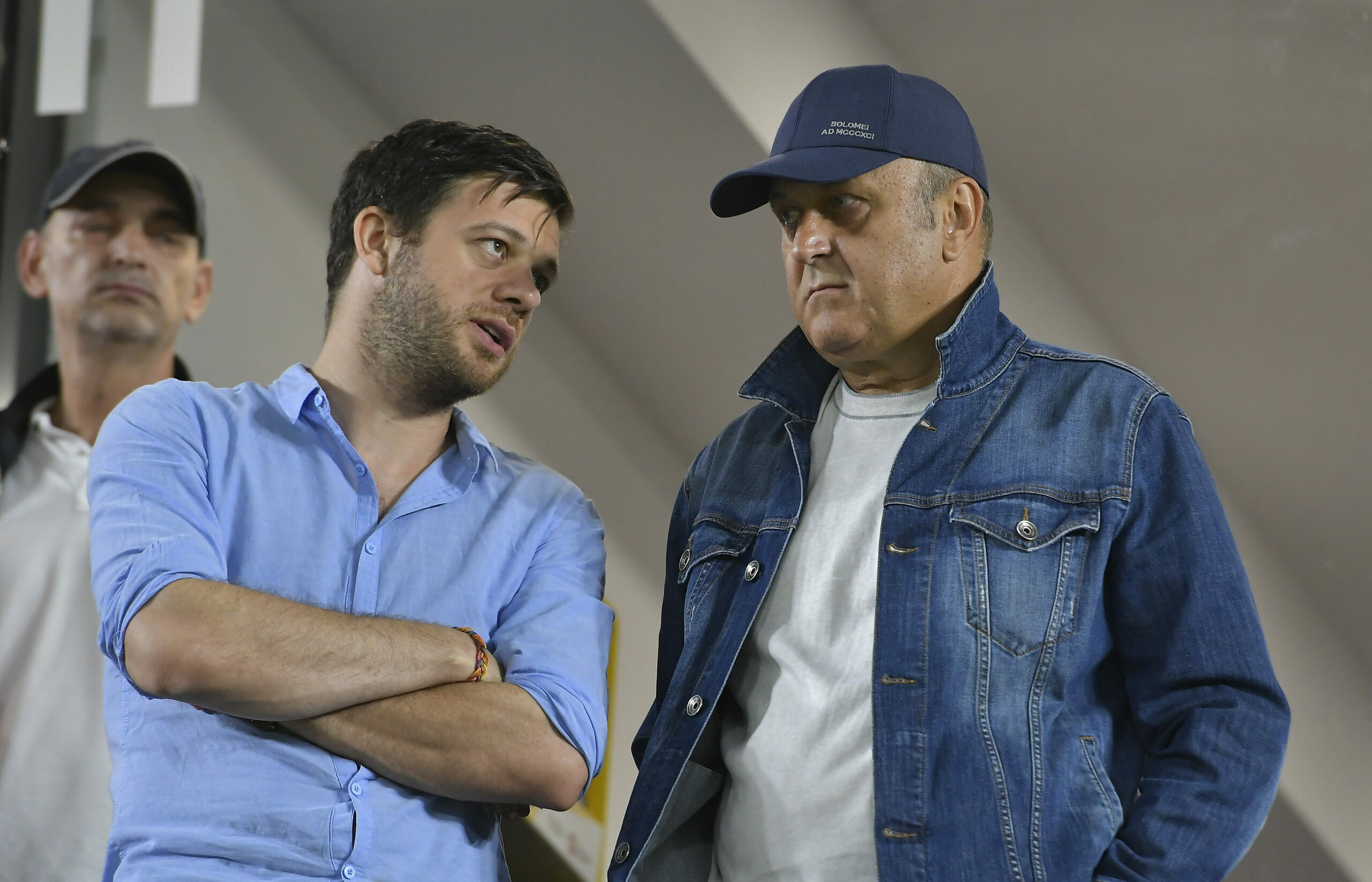 Victor Angelescu a ieșit public și a anunțat decizia luată împreună cu Dan Șucu despre demiterea ...