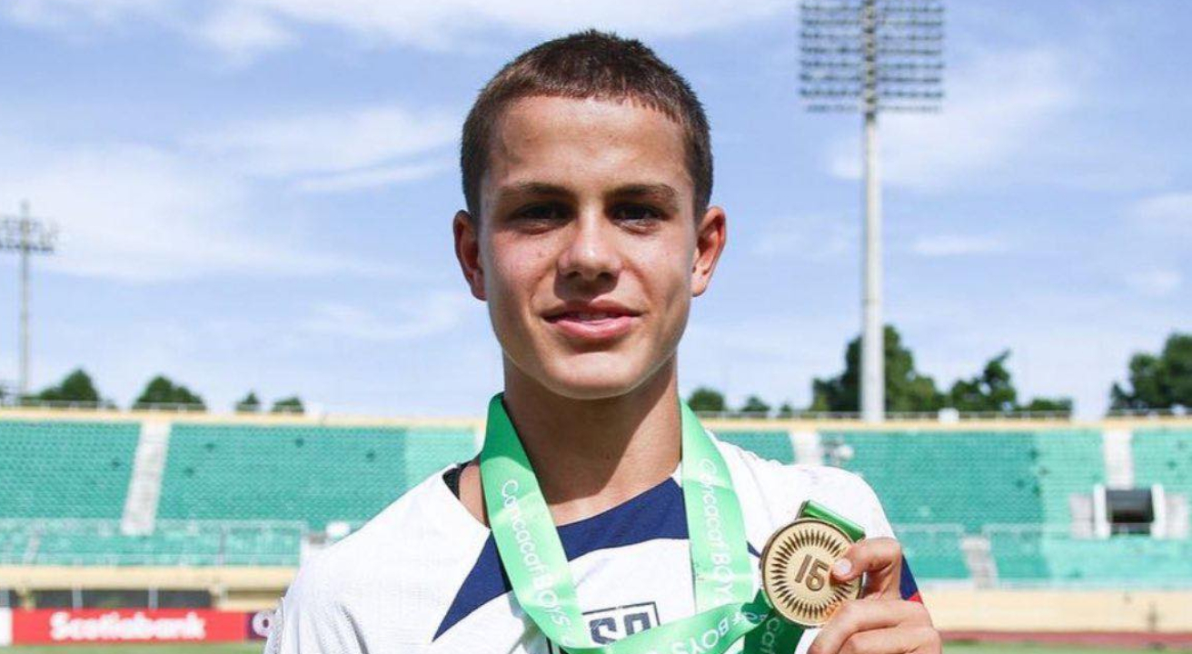 Manchester City l-a transferat pe „noul Leo Messi”, un american de 14 ani