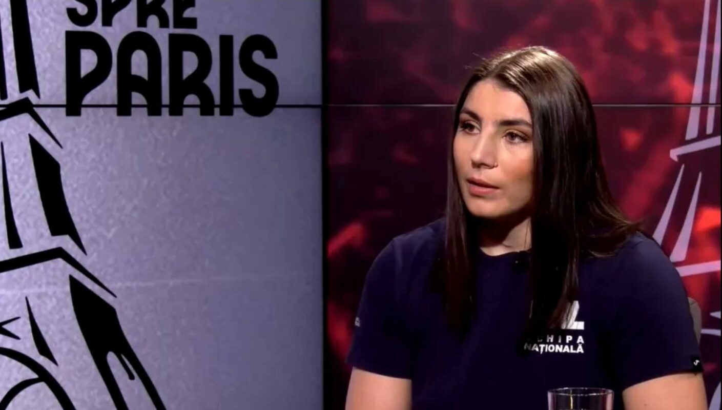 Alexandra Anghel s-a apucat de lupte la 13 ani după ce a practicat ...