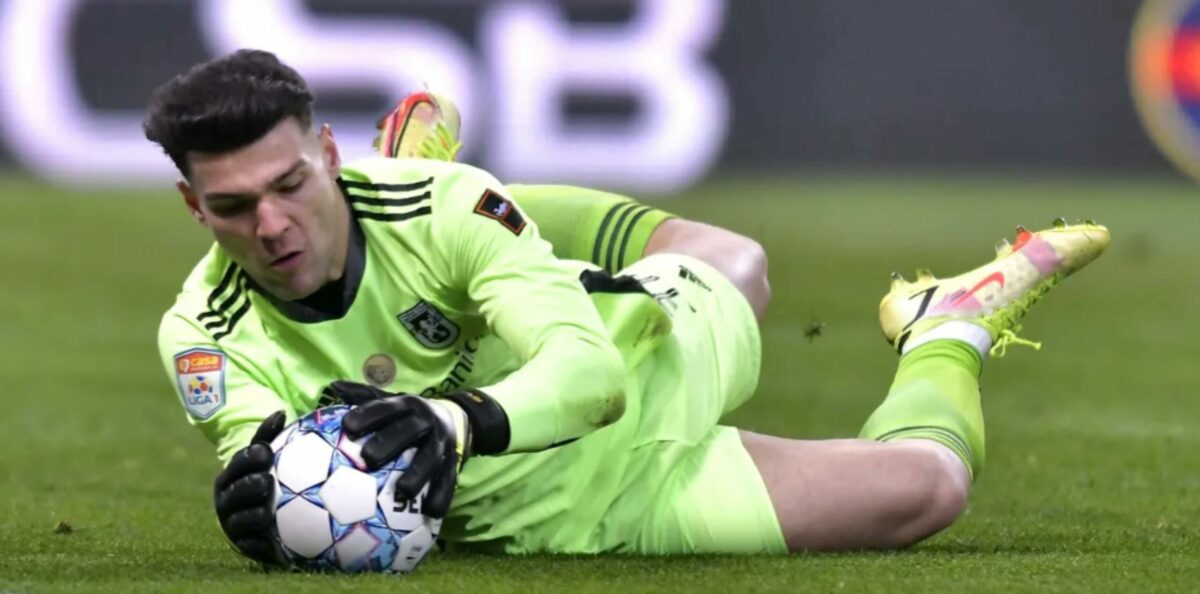 Robert Popa este apărat de fostul antrenor cu portarii de la FCU