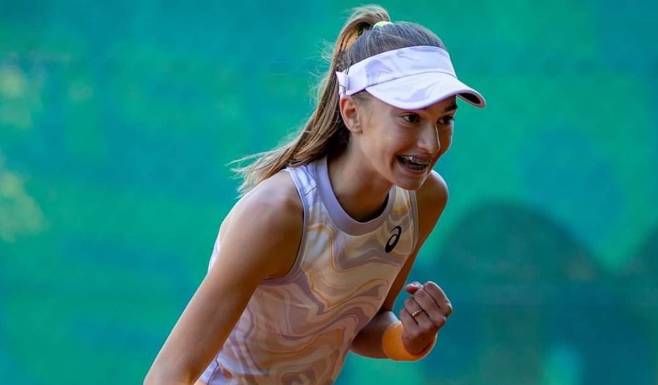 Luna Vujovic este noua Ana Ivanovic din tenisul feminin. Sârboaica de ...