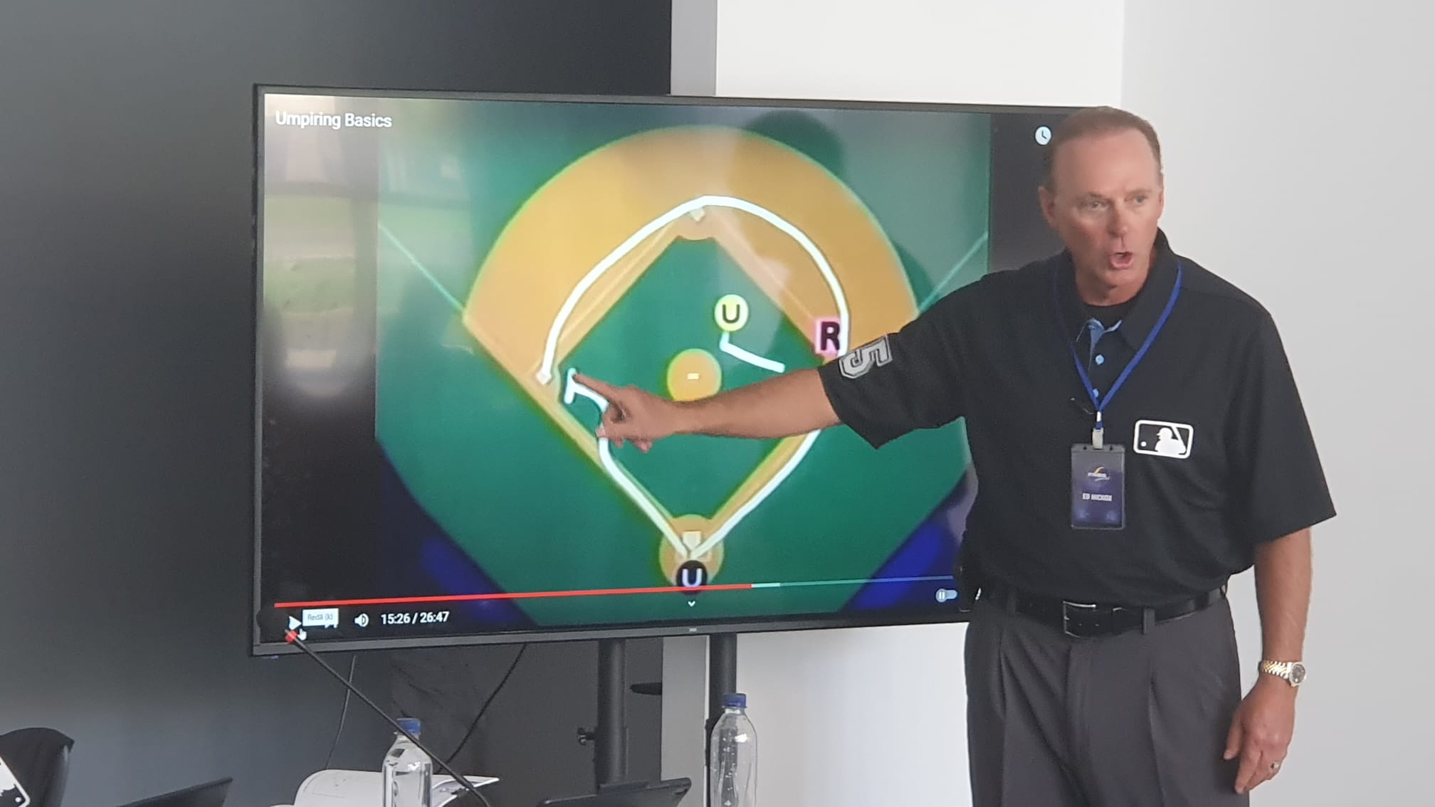 Arbitru din Major League Baseball, cu 28 sezoane și 2707 meciuri în cel ...