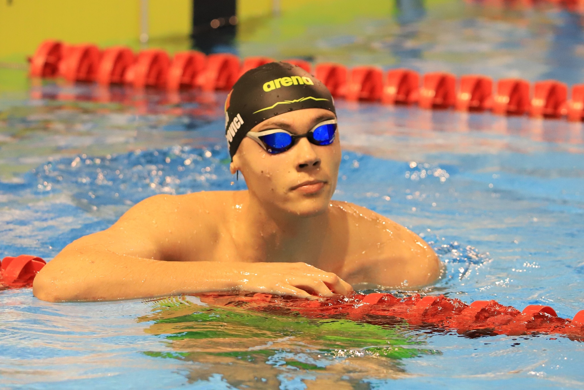 David Popovici este într-o formă superbă: trei medalii de aur la ...