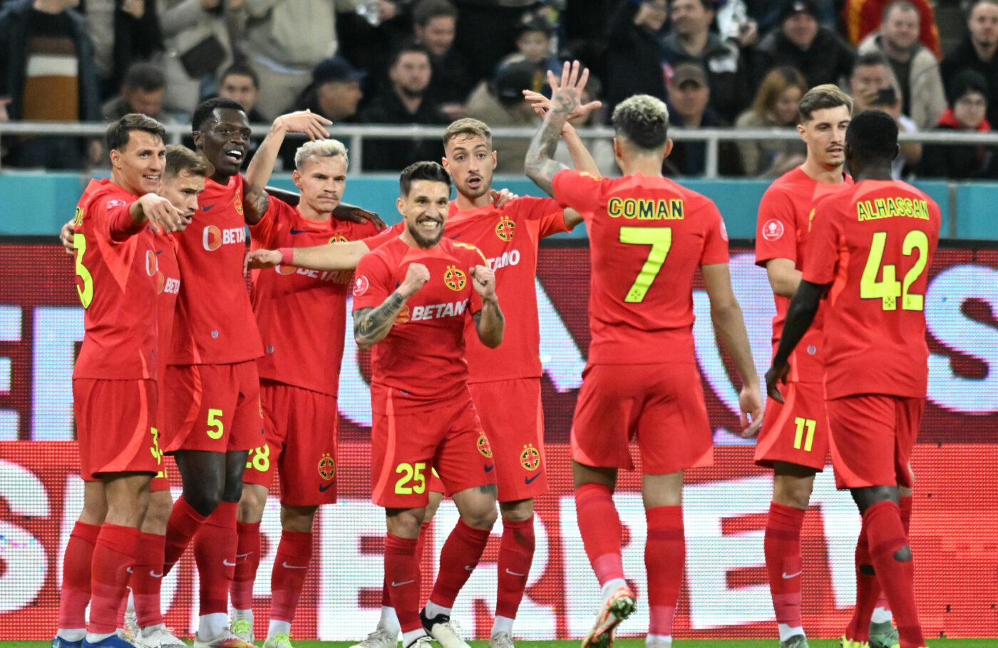 Ilie Dumitrescu, verdict la pauza meciului FCSB - Farul. A avut trei ...