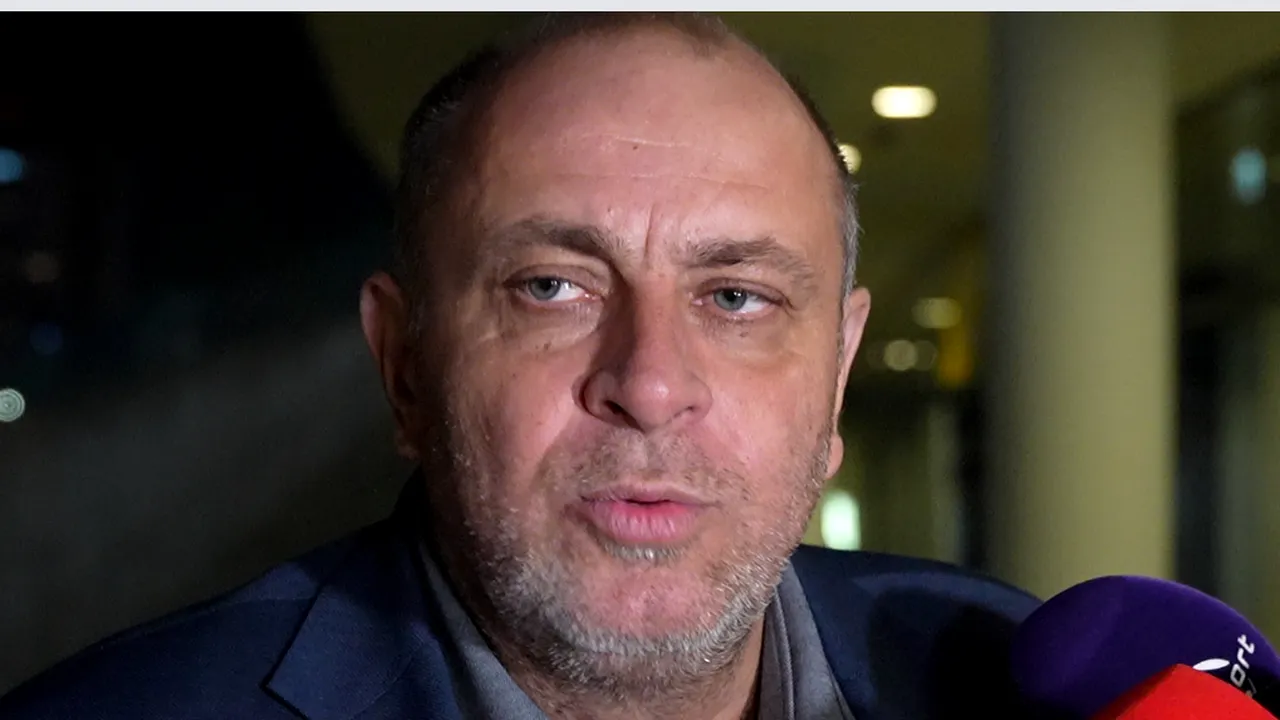 Laszlo Dioszegi, la capătul puterilor după ce arbitrul Andrei Chivulete i-a anulat două goluri ...