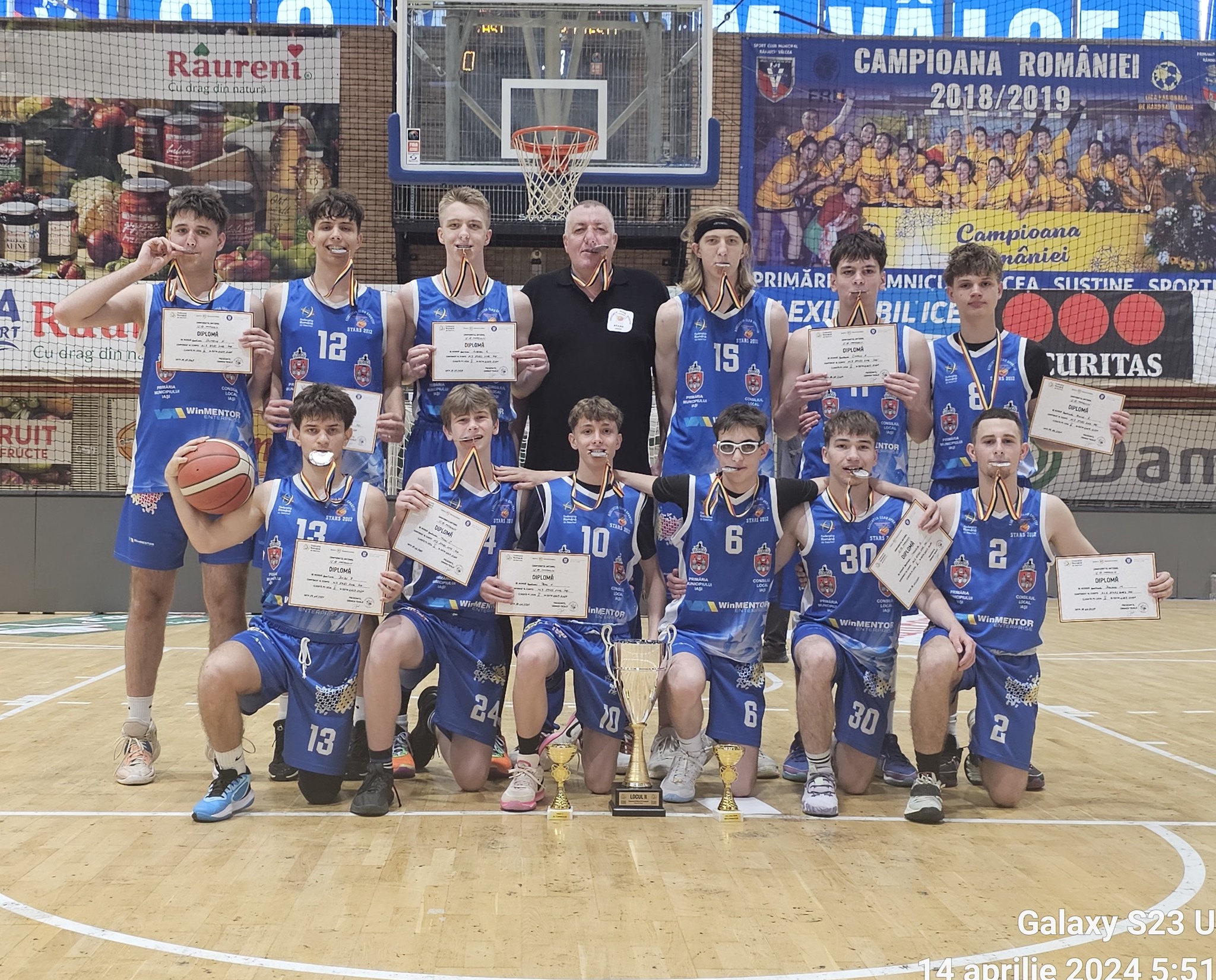 Povestea unui vis! Fostul internațional Mitică Anghel scrie istorie și ...