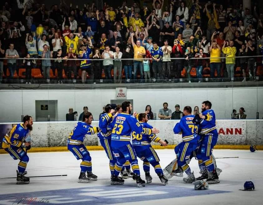 După Cupa României și Erste Liga, Corona Brașov e și campioana României ...