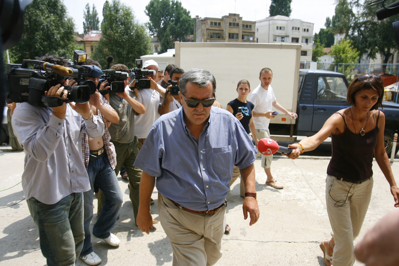 Fostul milionar din fotbalul românesc a ajuns sărac lipit pământului la ...