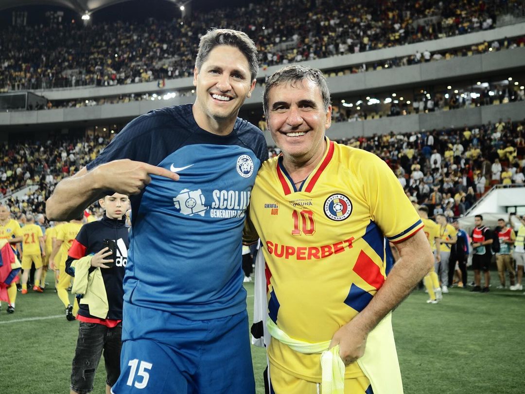 Gestul brazilianului Edmilson, după meciul Generația de Aur - Restul ...