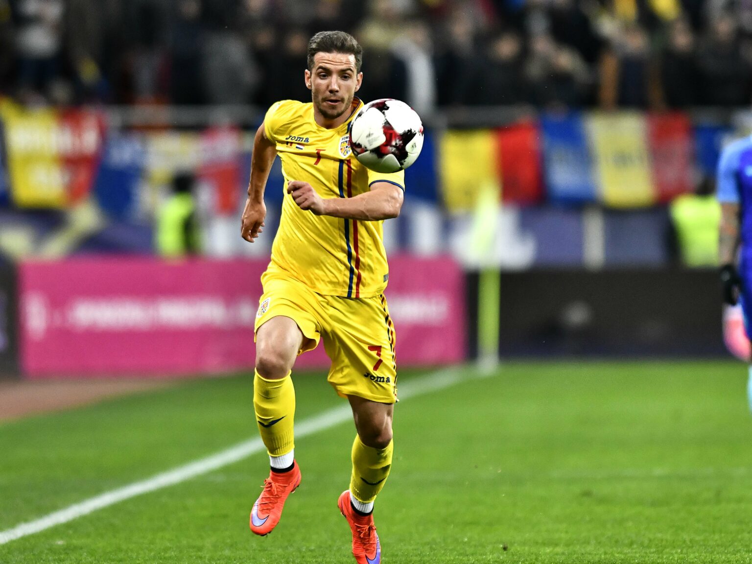 Răzvan Marin a fost luat la întrebări de 7 eurotricolori! Ce le ...