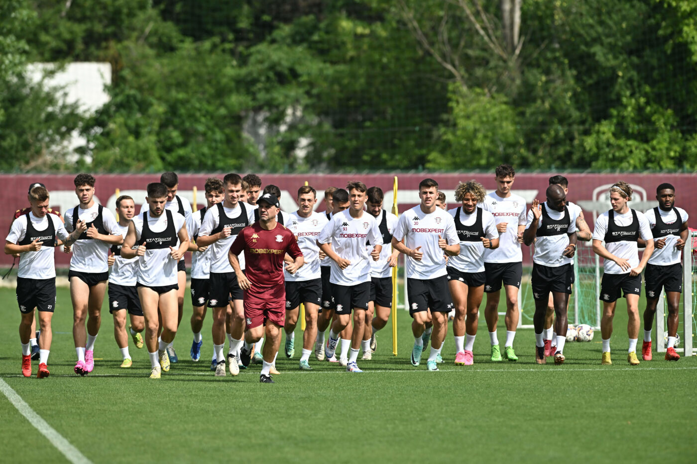 Ce transferuri a primit Neil Lennon la Rapid București! Lotul ...