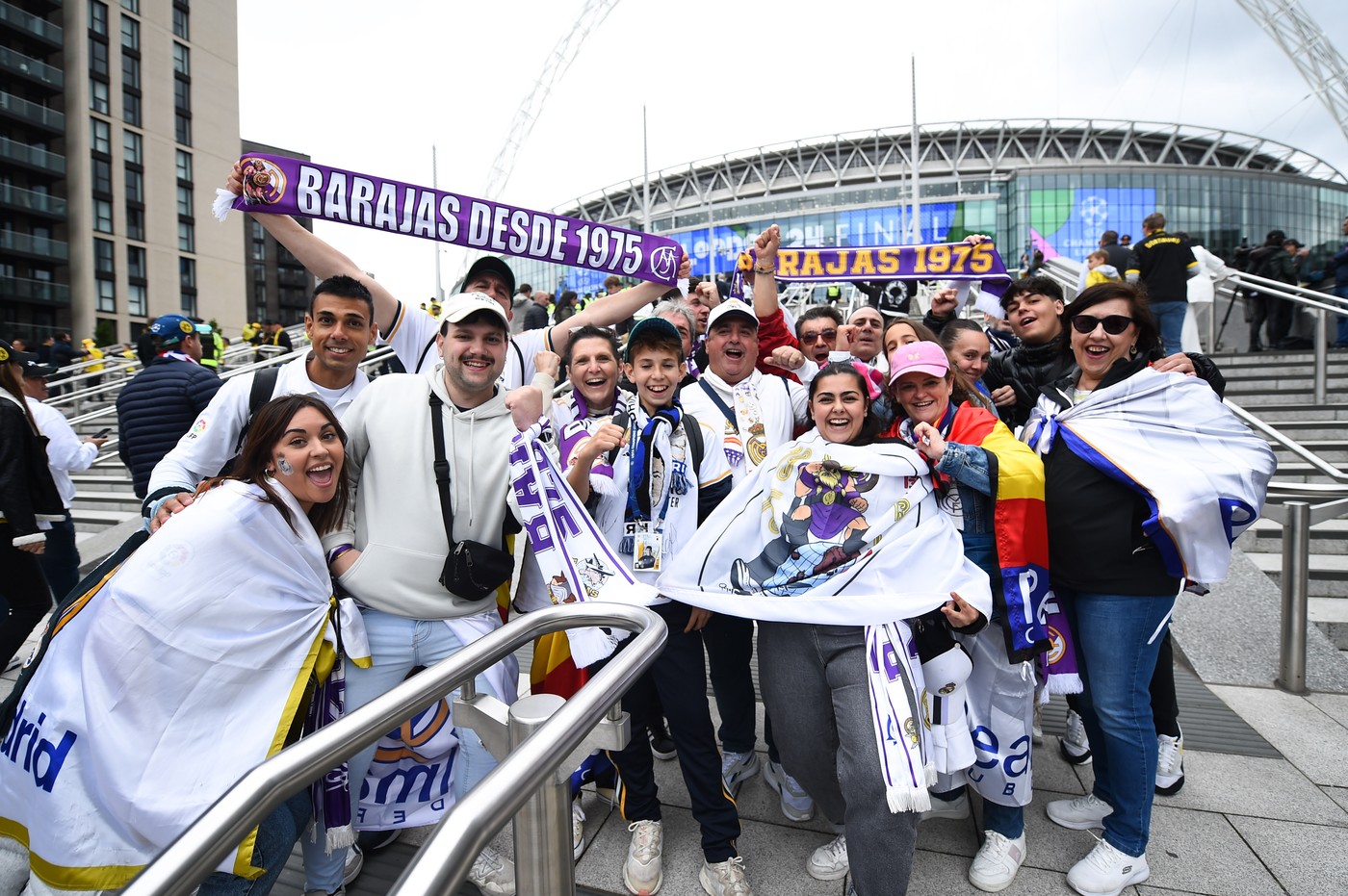 Înşelătorie în masă înainte de finala Ligii Campionilor: 270 de fani ai ...